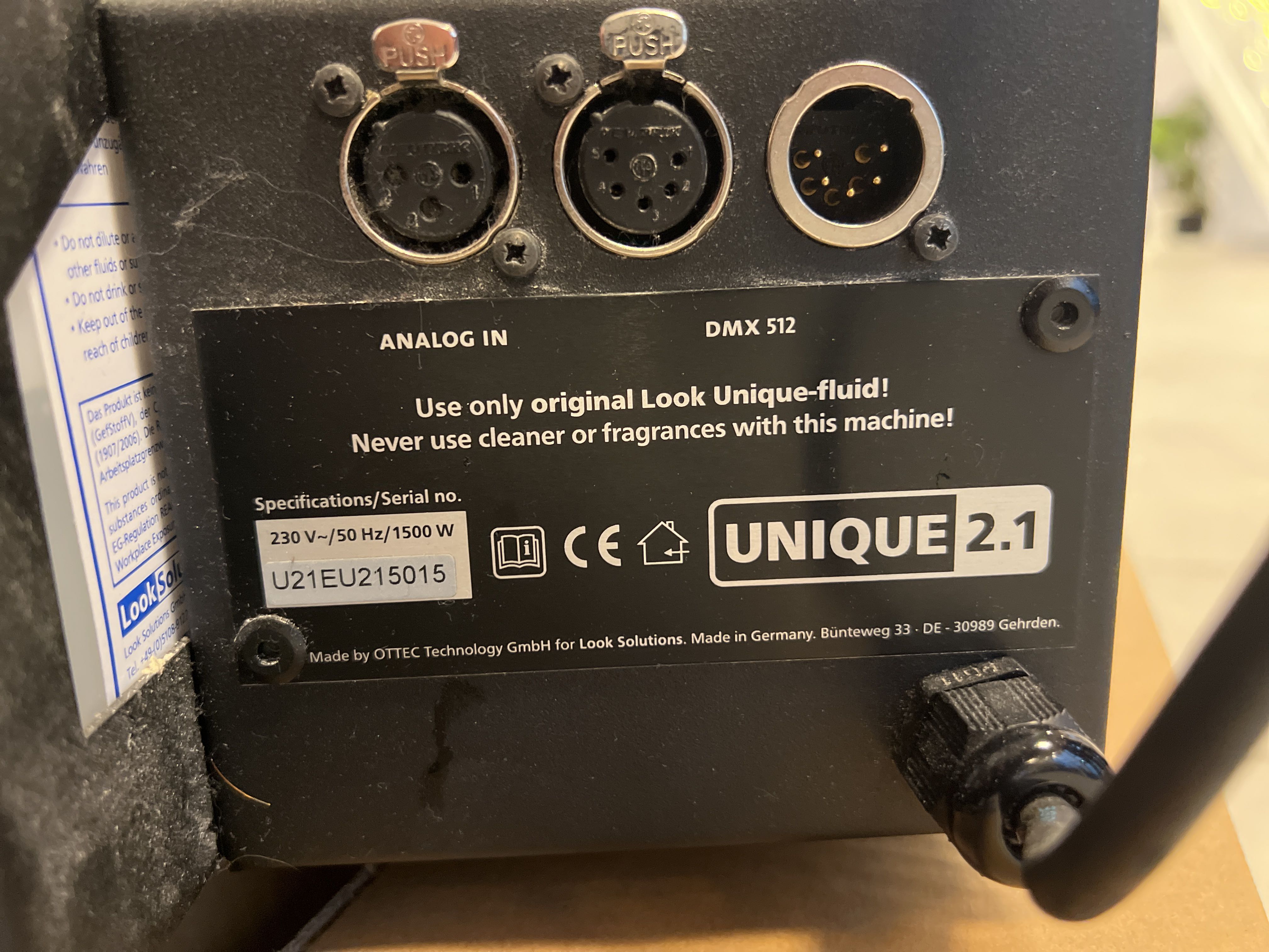 Rökmaskin Look Unique 2.1 med rökvätska - Auktioner online ...