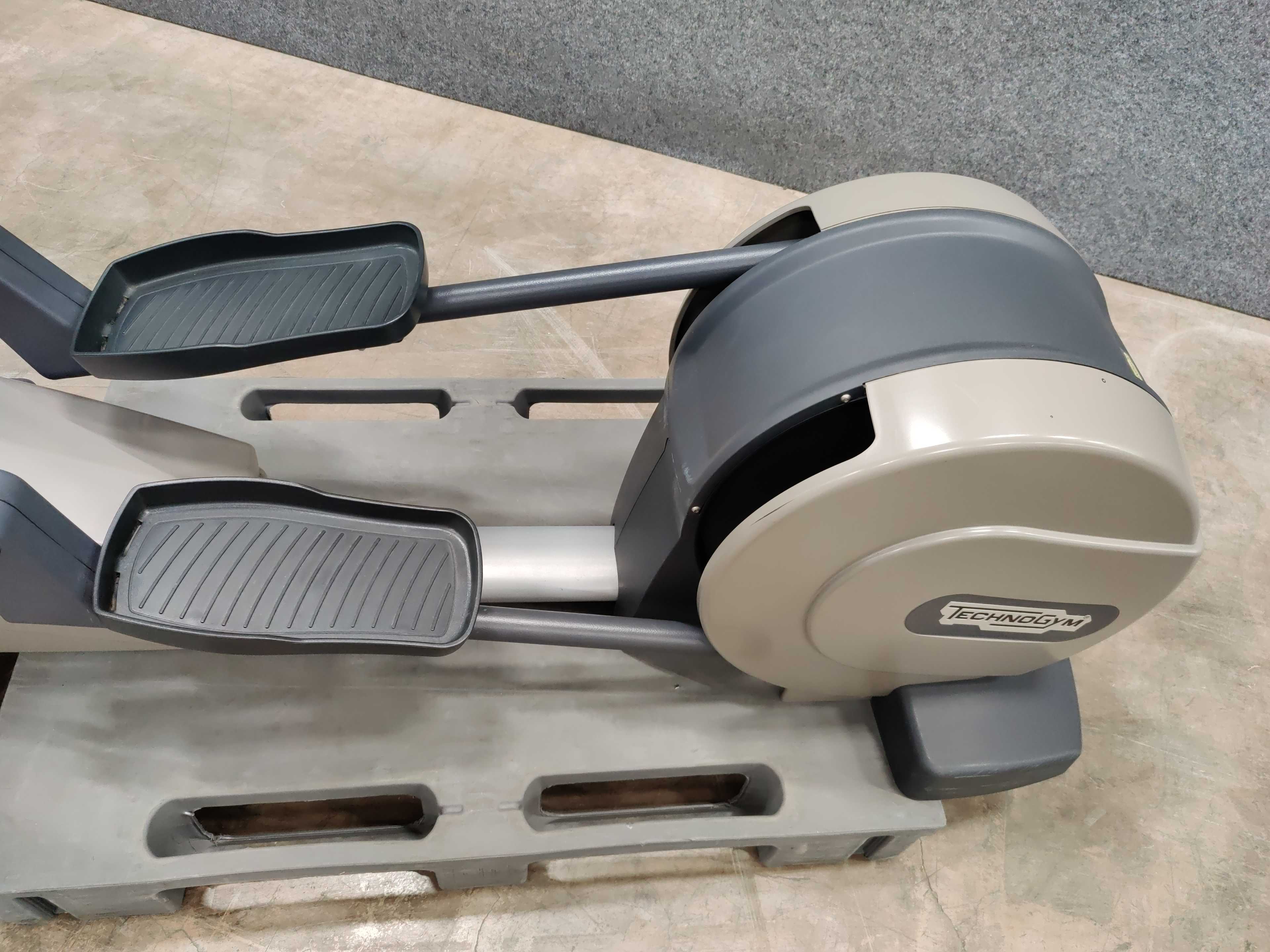 Crosstrainer Excite Synchro EXC 500 SP, Technogym - Auktioner online ...