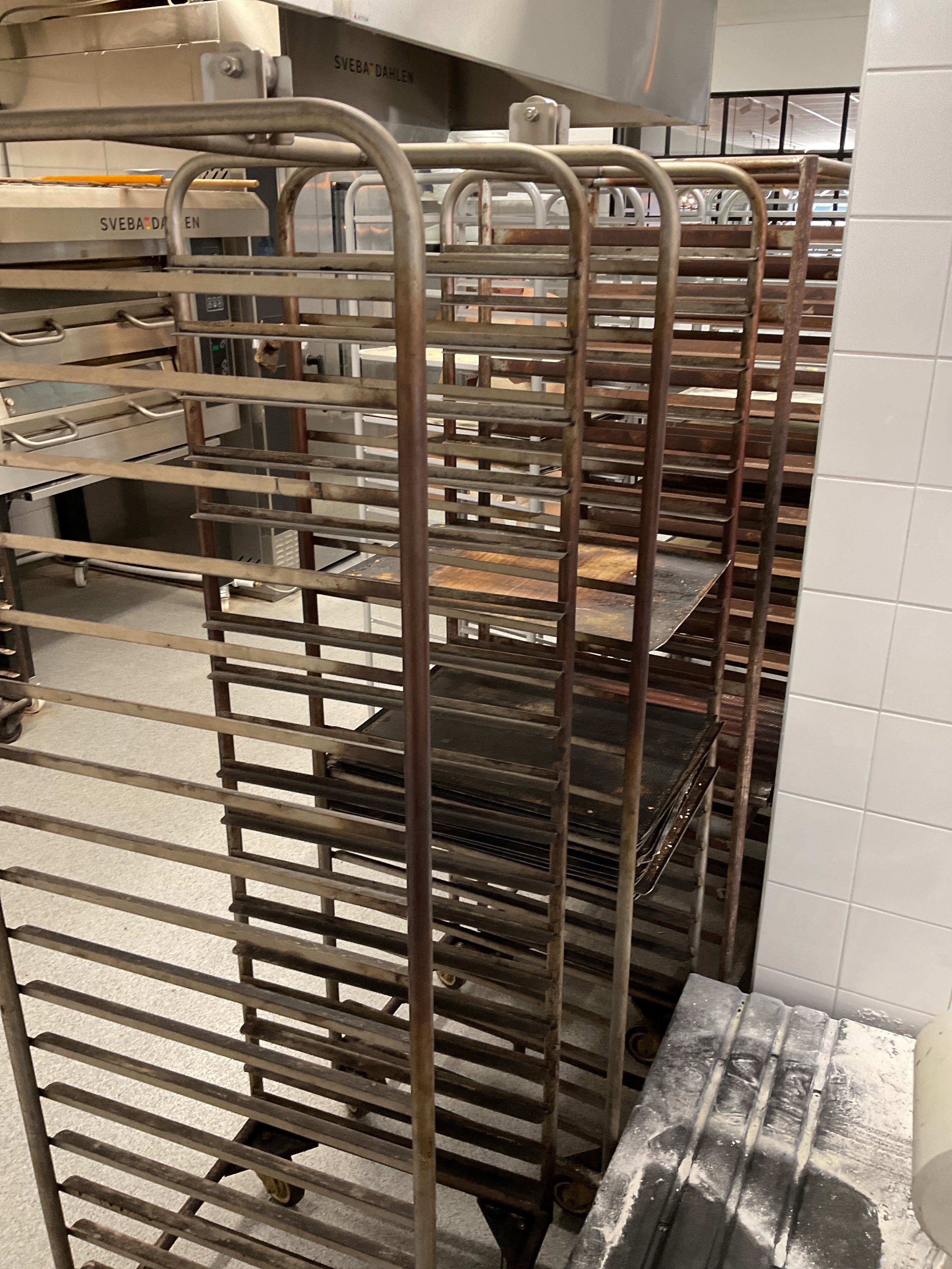 Bakery/Stick carts - PS Auction - We value the future - Largest in net ...