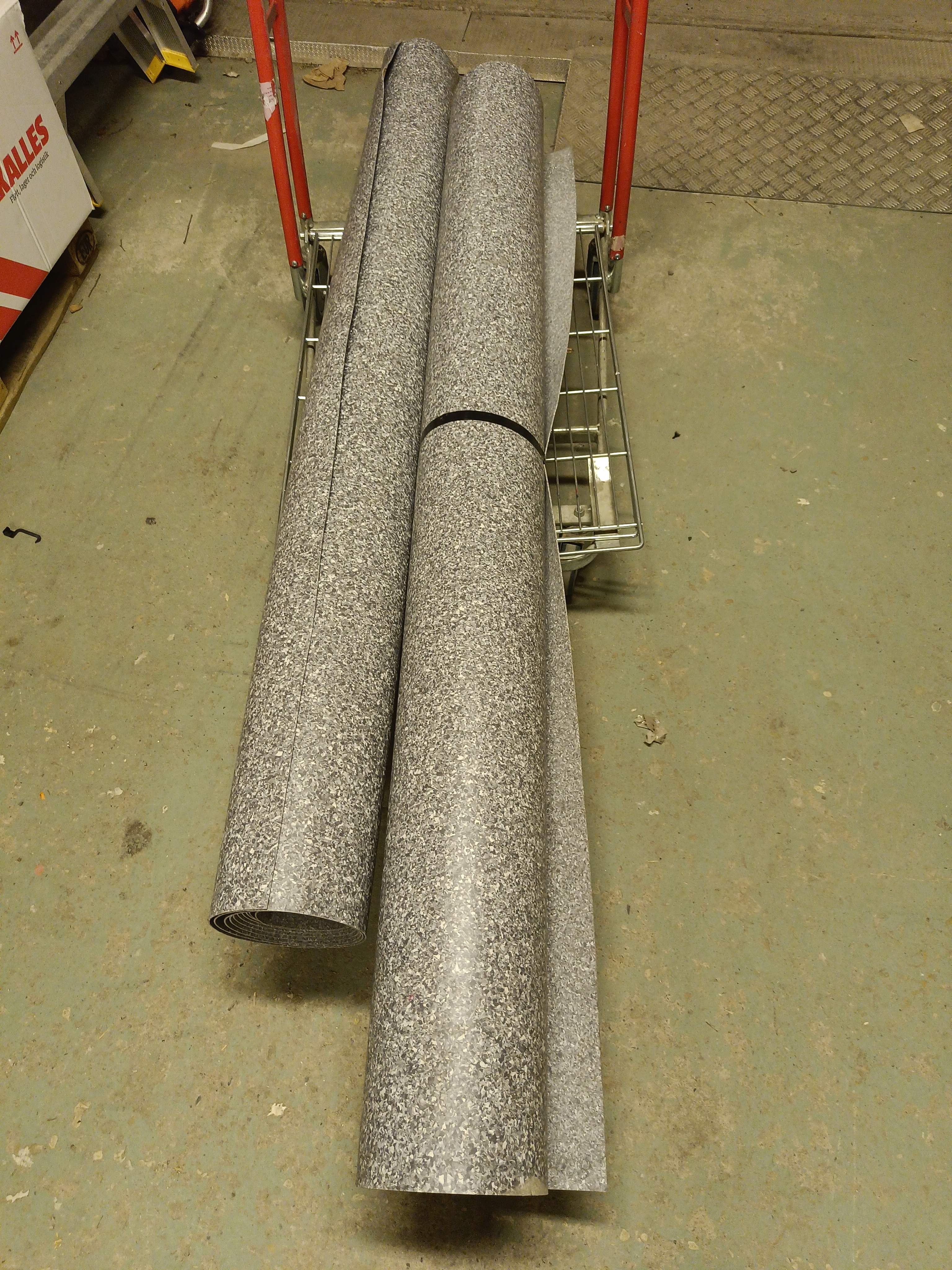 2st rullar med plastgolv/våtrumsgolv - Auktioner online - Nätauktioner ...