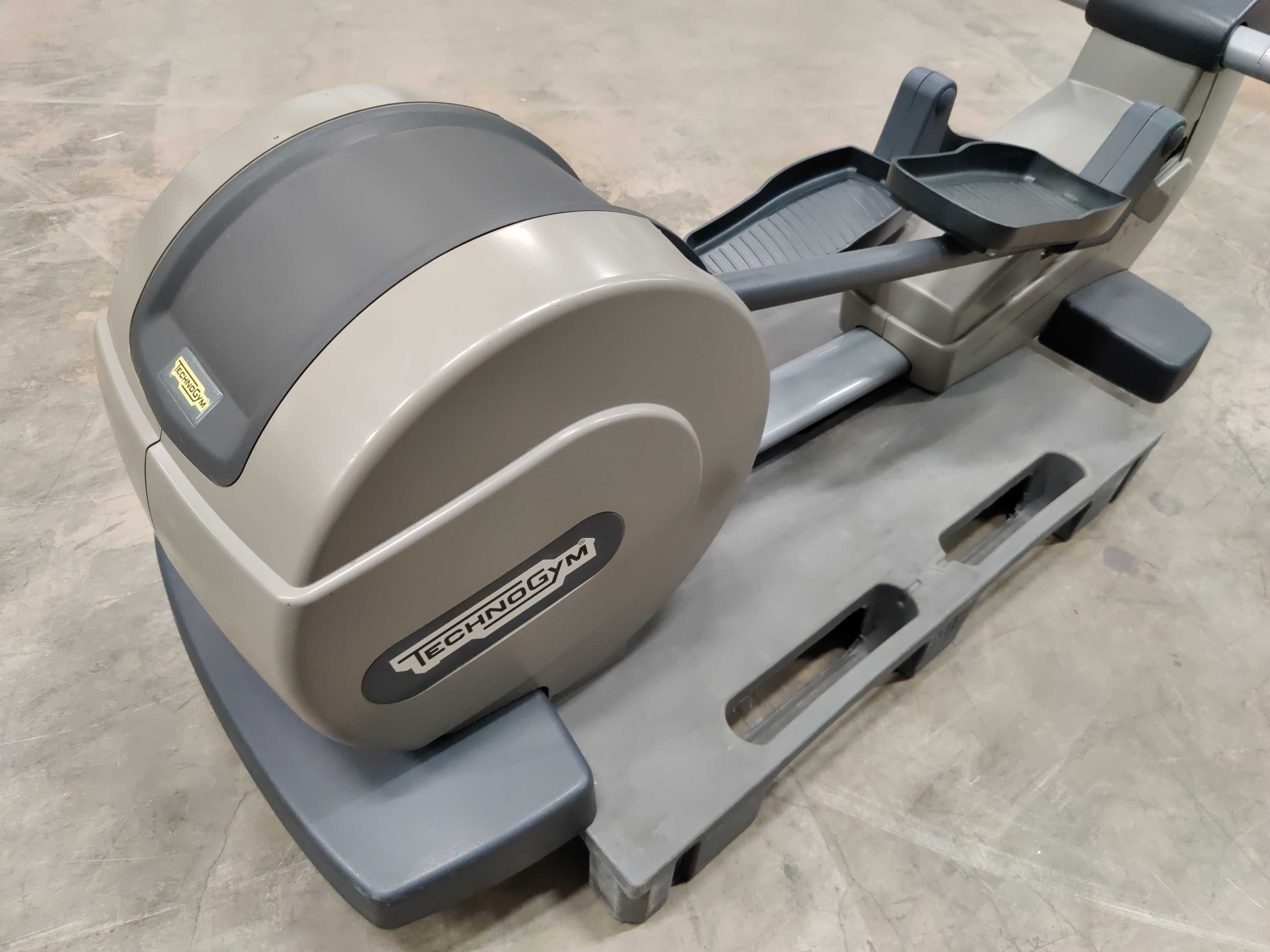 Crosstrainer Excite Synchro EXC 500 SP, Technogym - Auktioner online ...
