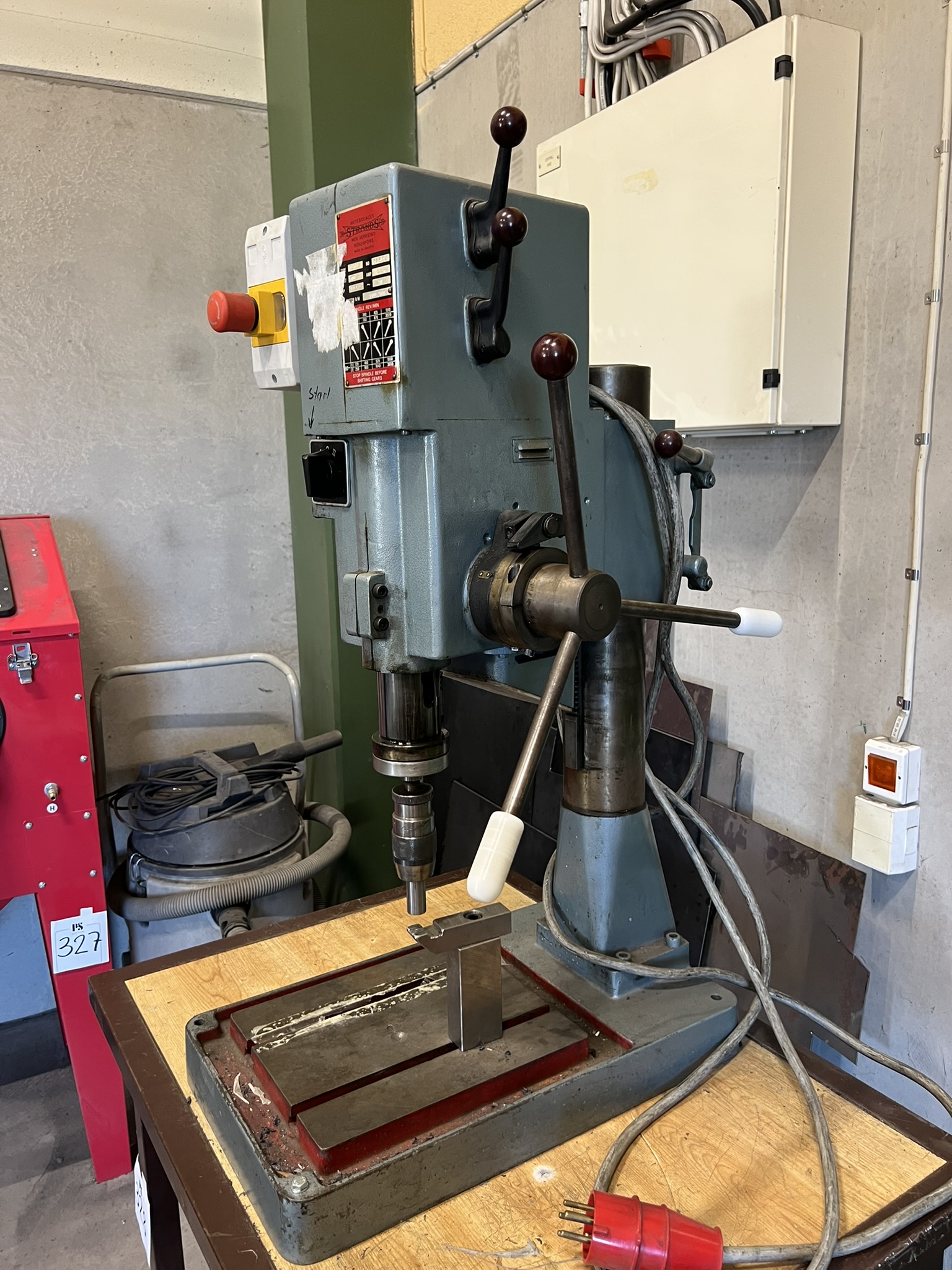 Bench column drilling machine Strands SB68 - PS Auction - We value the ...