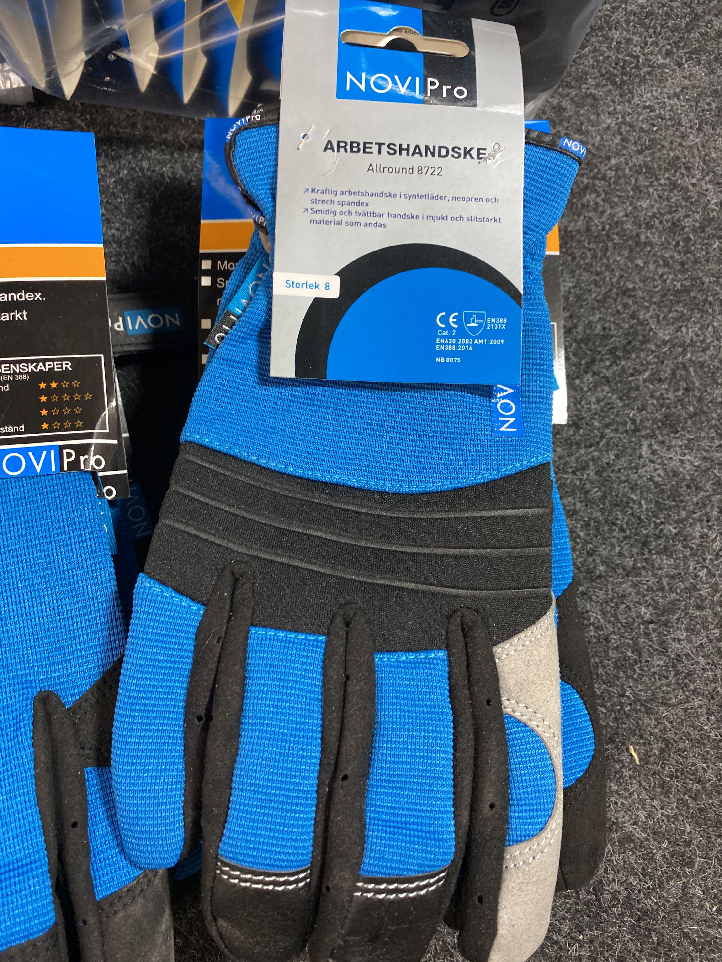 Assortment of work gloves, Novipro - PS Auction - We value the future ...