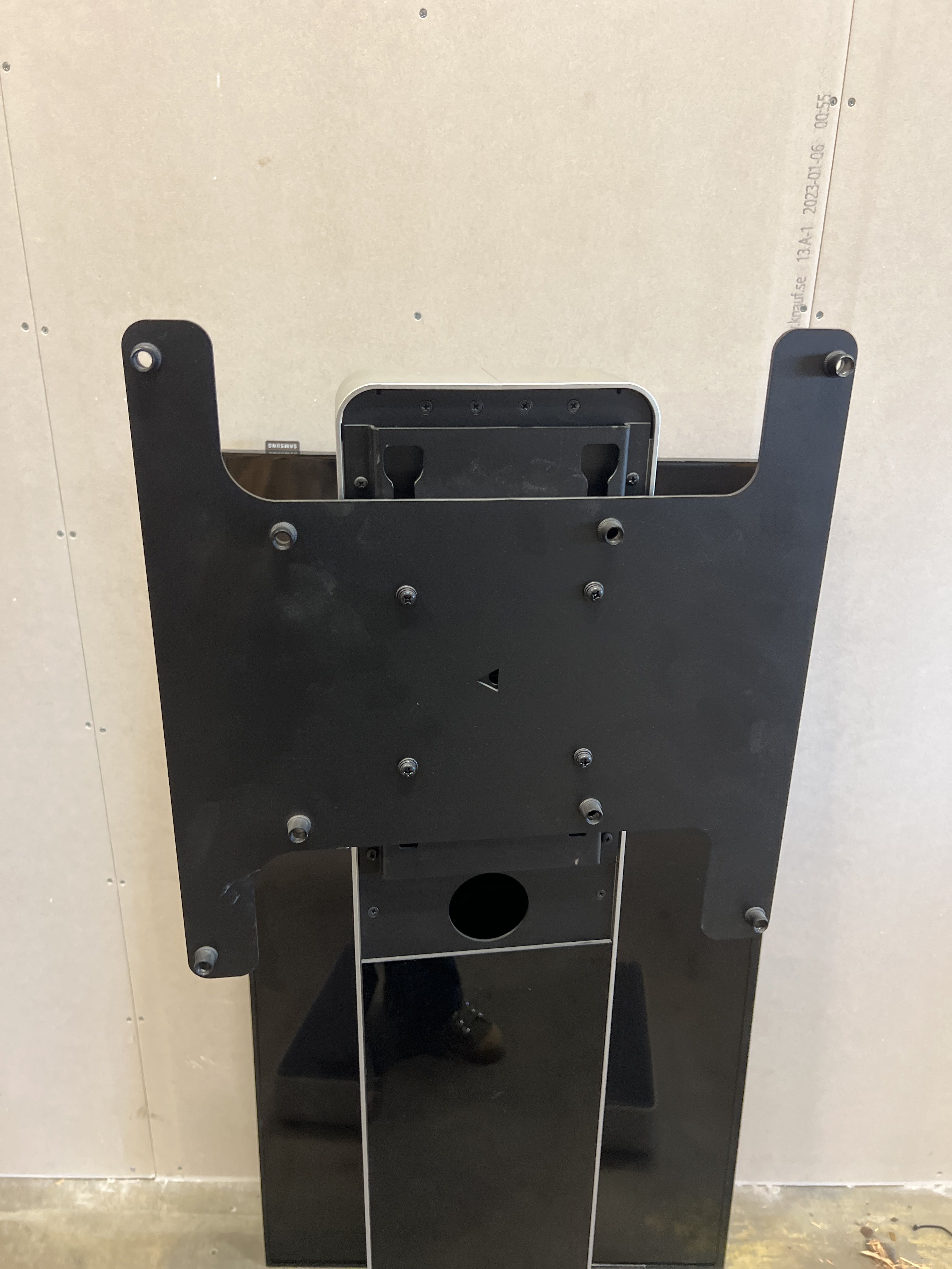 Displayskärm 55" på stativ med hjul - Samsung DB55E - Auktioner online ...