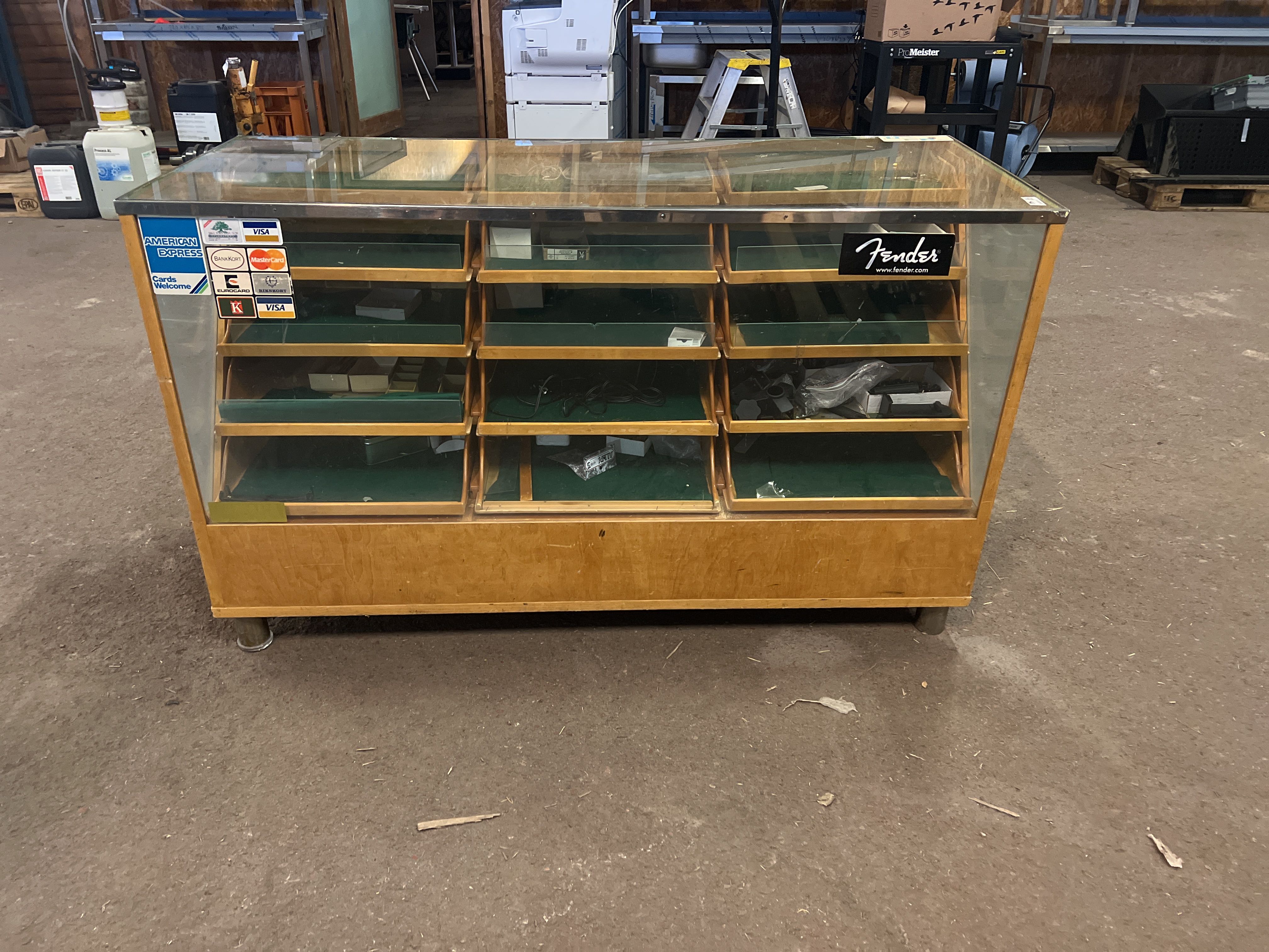 Merchant counter 150cm 18 Drawers - PS Auction - We value the future ...