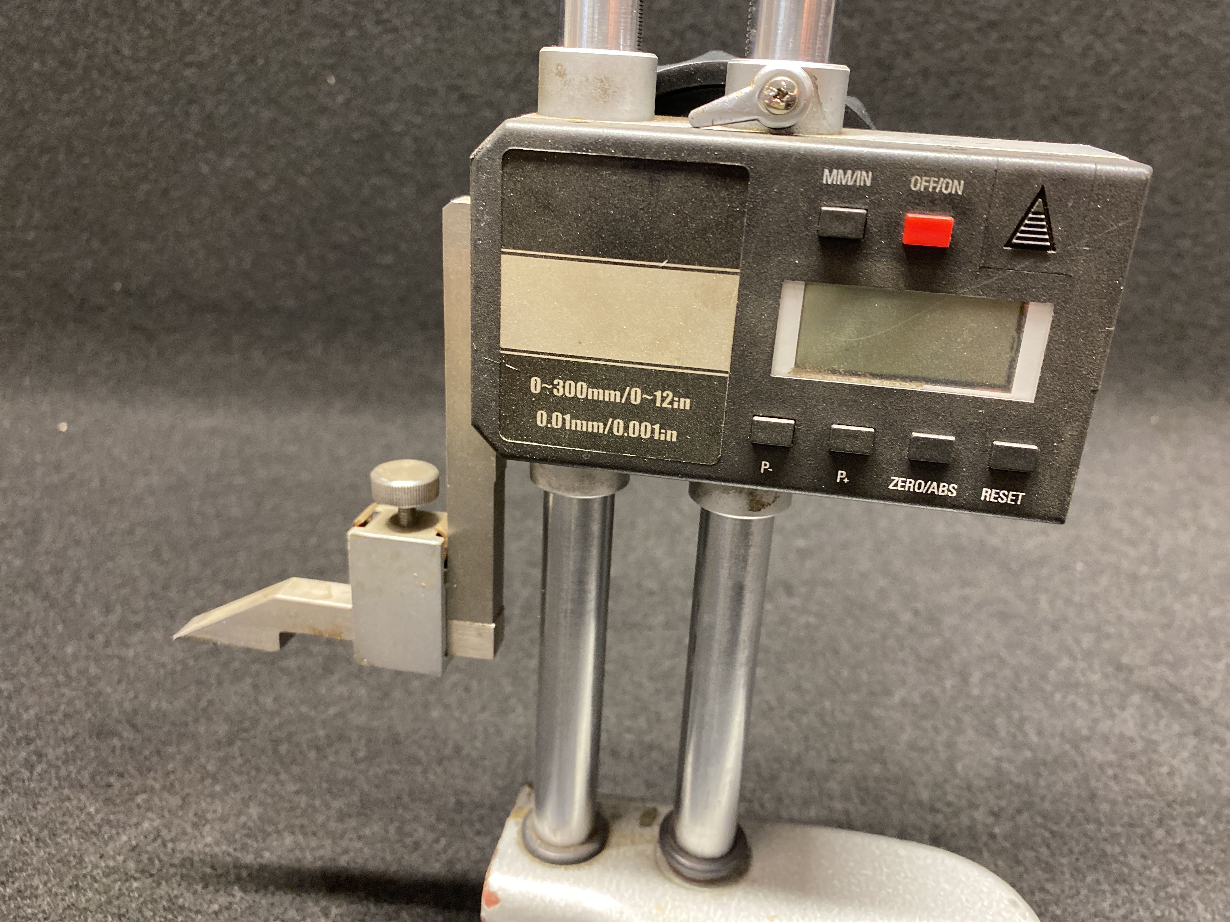 Digitalt höjdritsmått - Auktioner online - Nätauktioner & Konkursauktioner | PS Auction