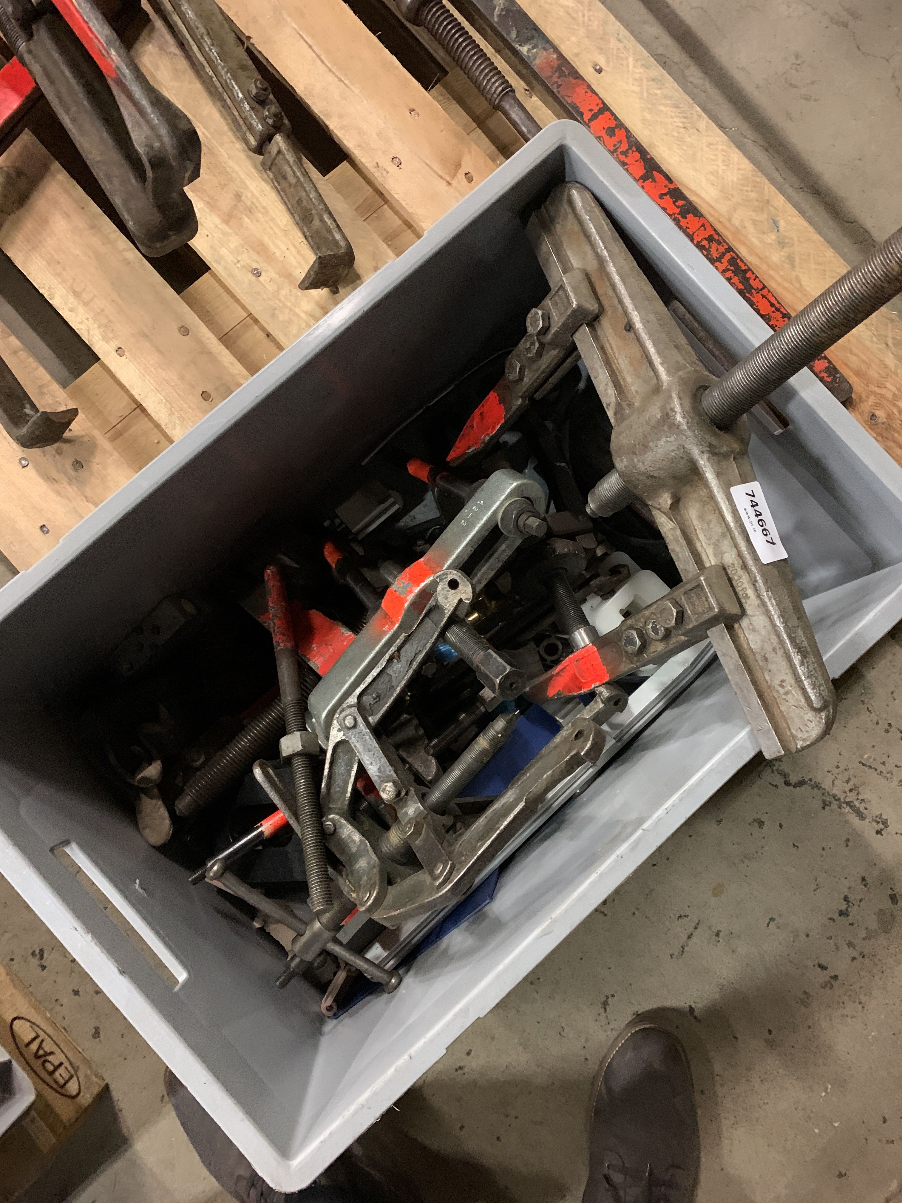 Pall med special verktyg - Auktioner online - Nätauktioner ...