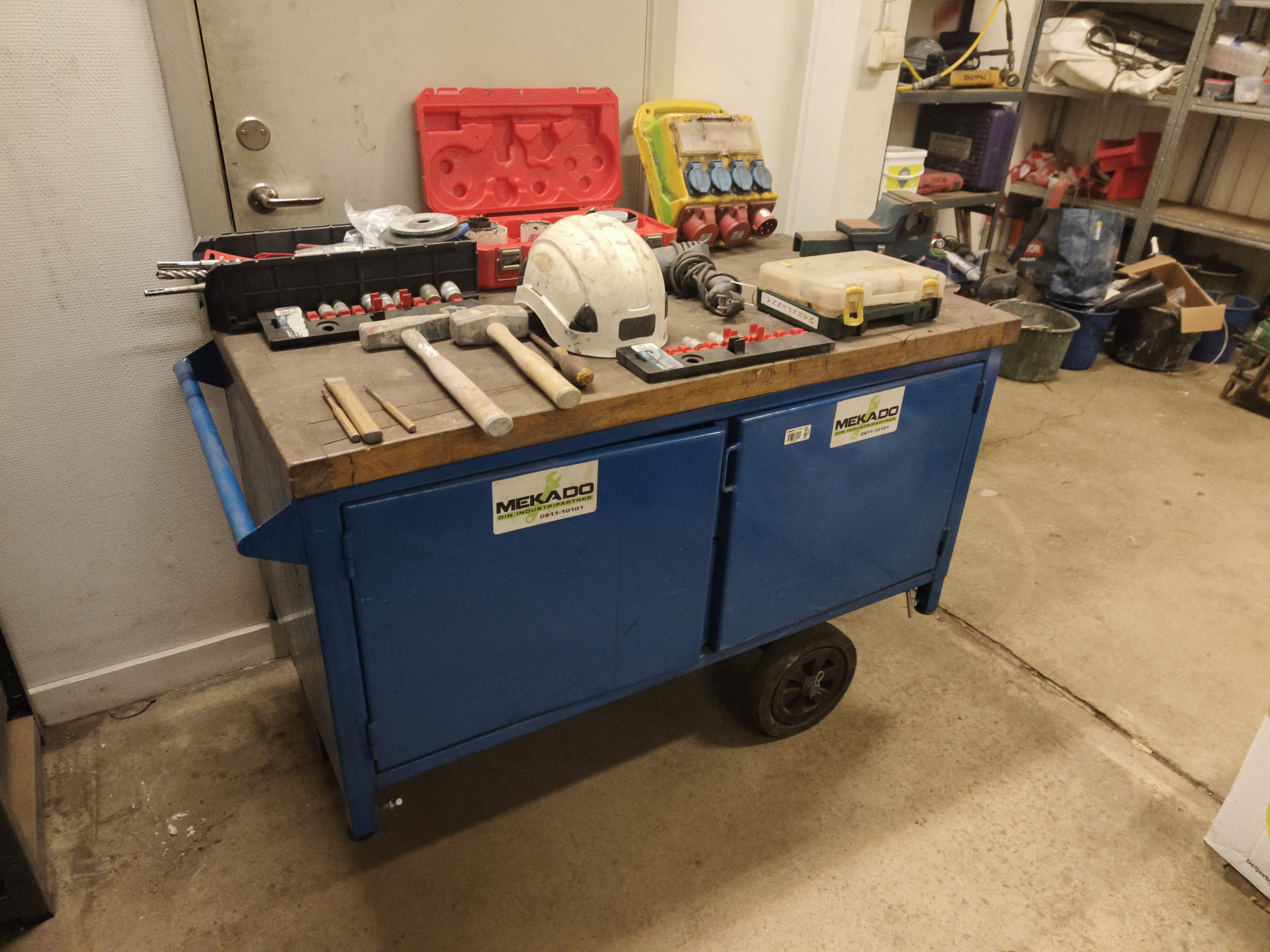 Storage / work table with contents - PS Auction - We value the future ...