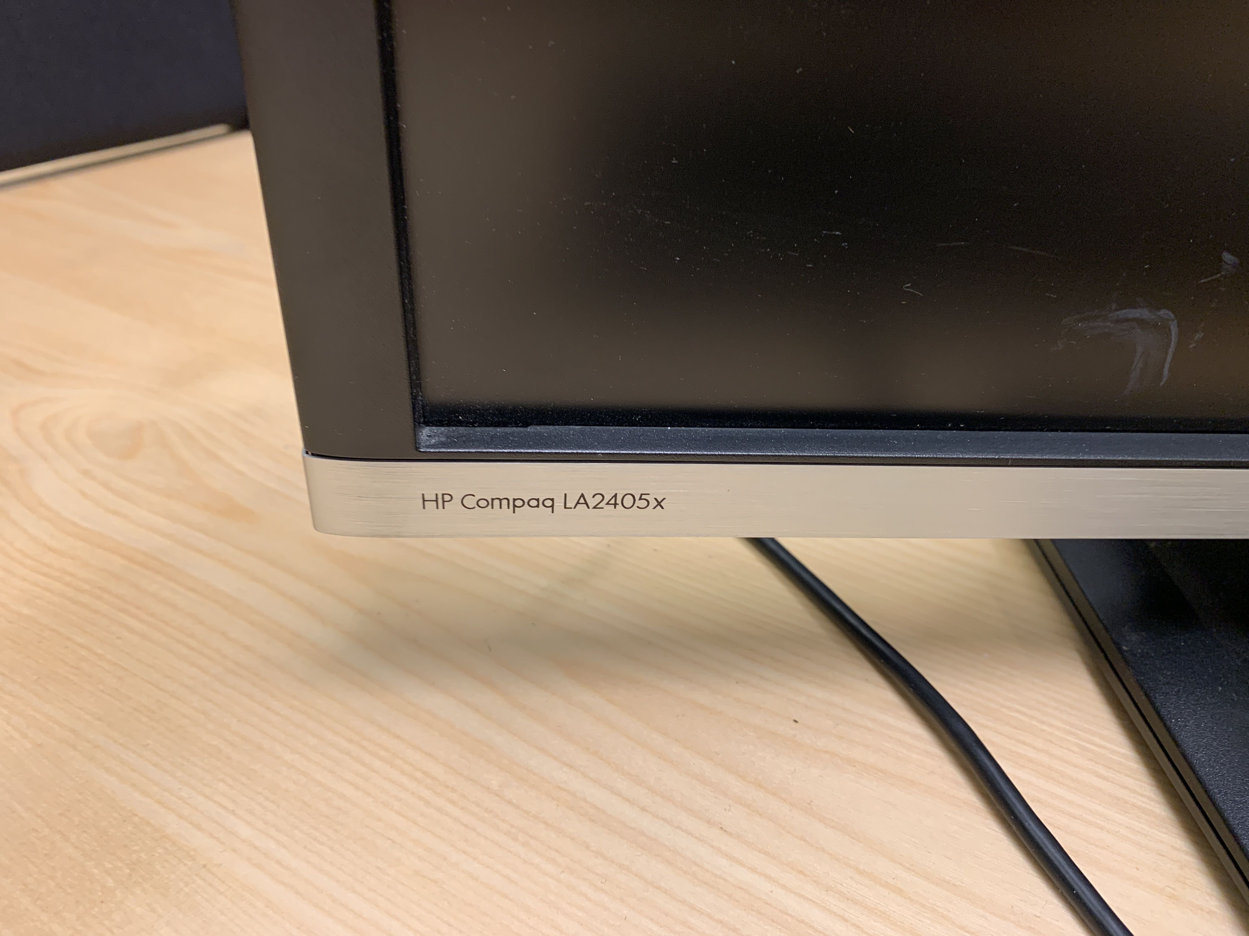 Office furniture: Electrically raised/lowered desk, office chair ...