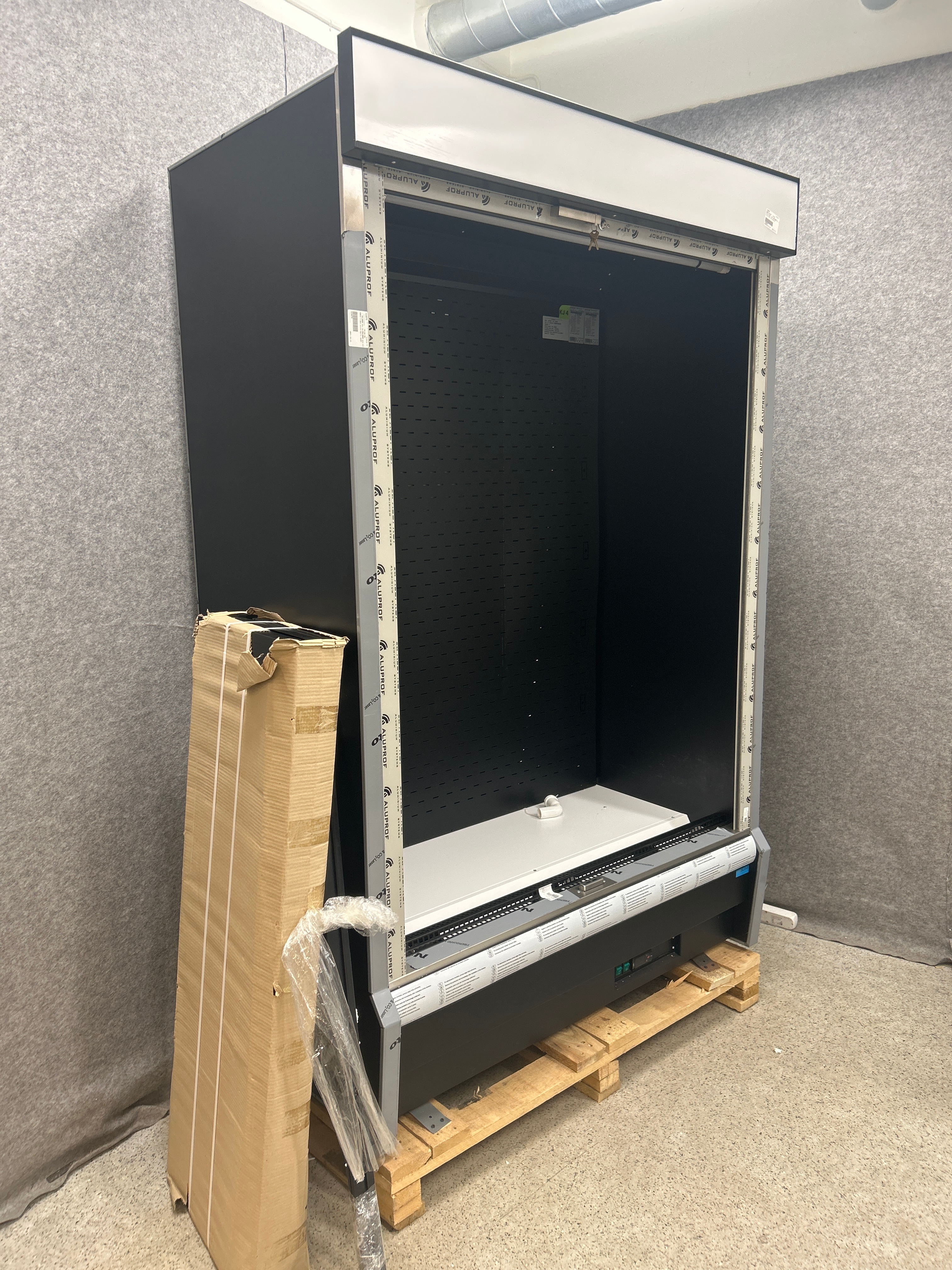Displaykyl med jalusi - Igloo BALI 1.3 DR-mod/C, -2021 - Auktioner ...