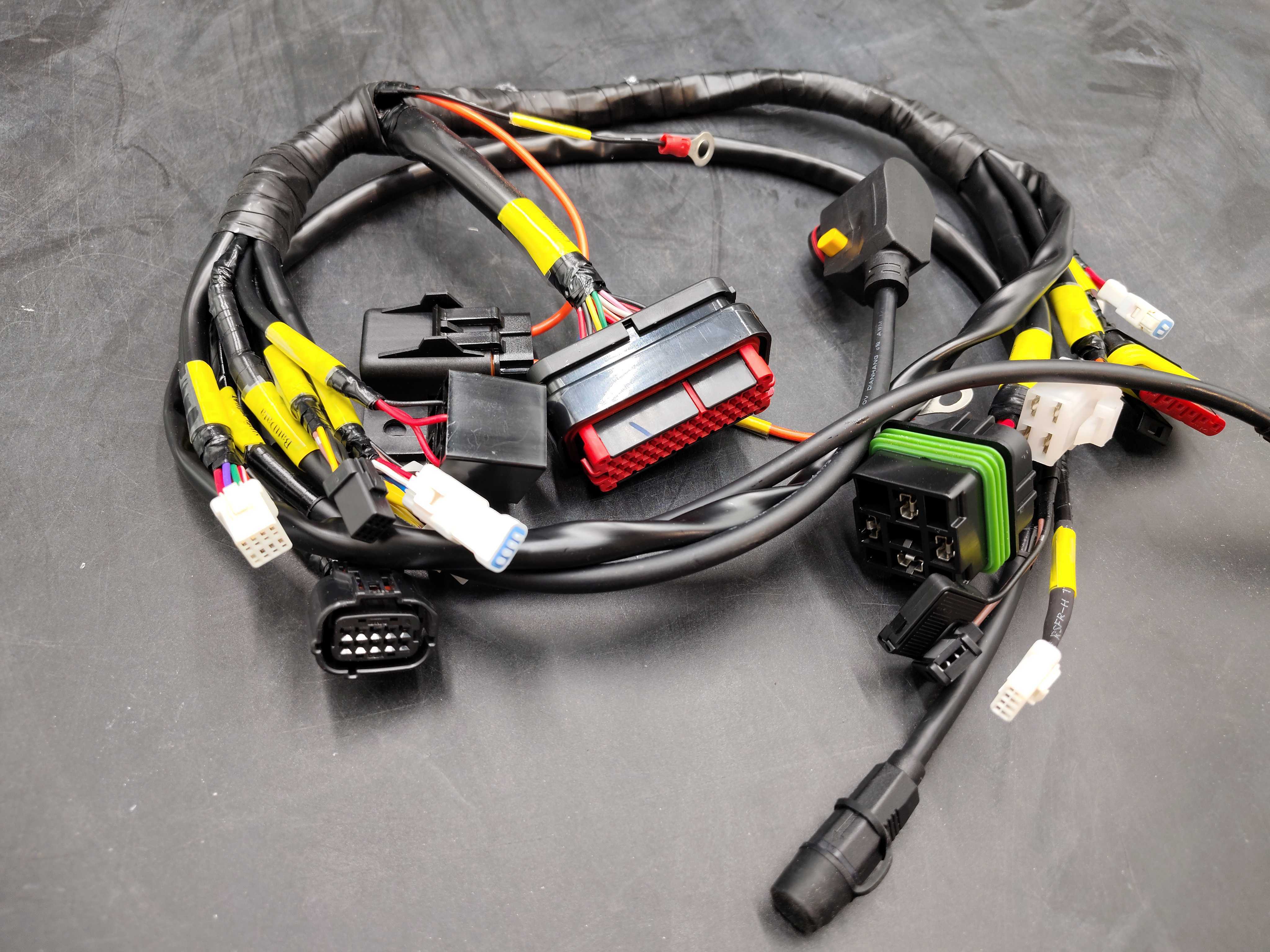 Cable harness head + 2 other cables – Cake Bukk - PS Auction - We value ...