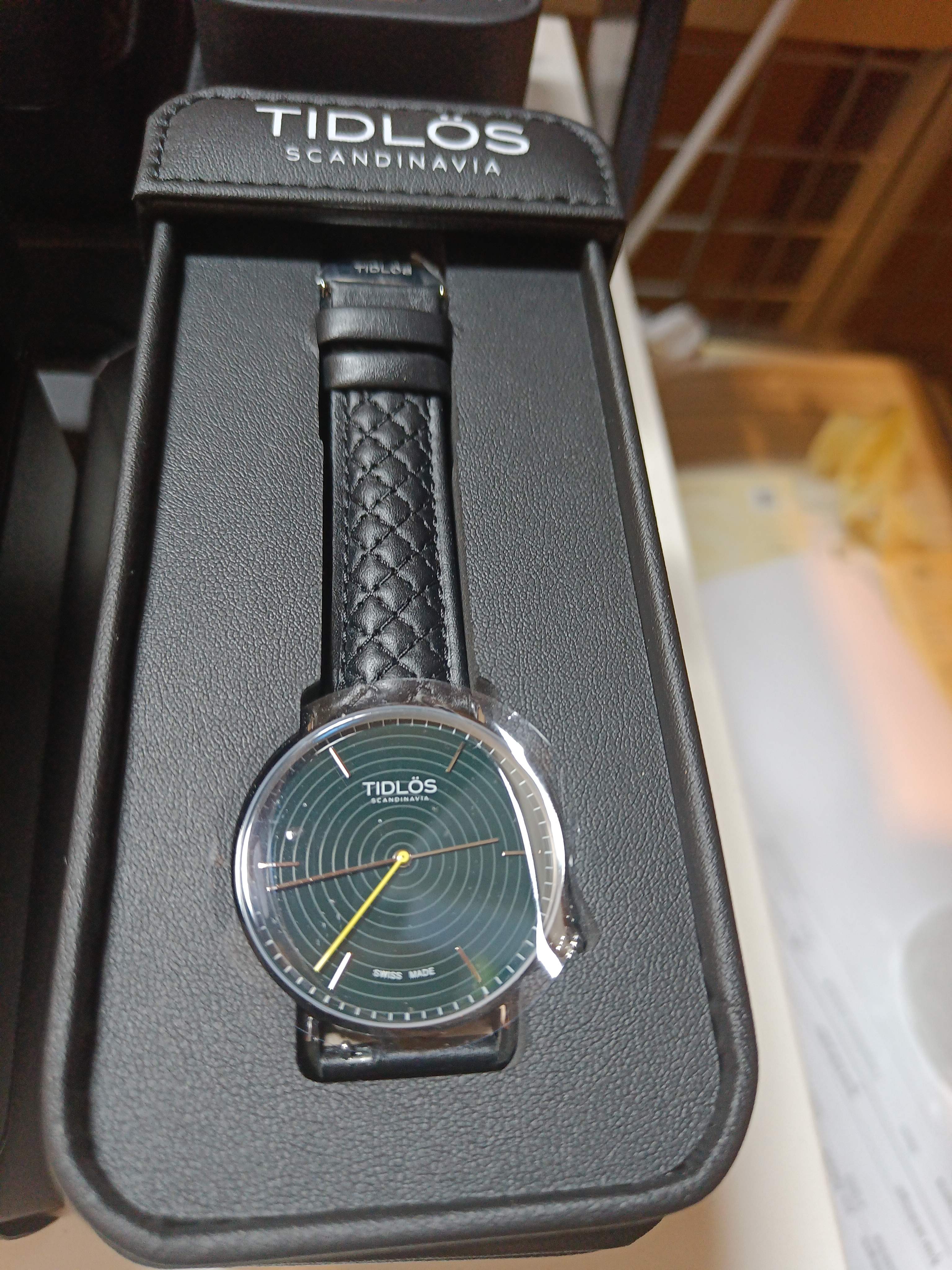 20 TIMELESS "The original" wristwatches, all in different color ...