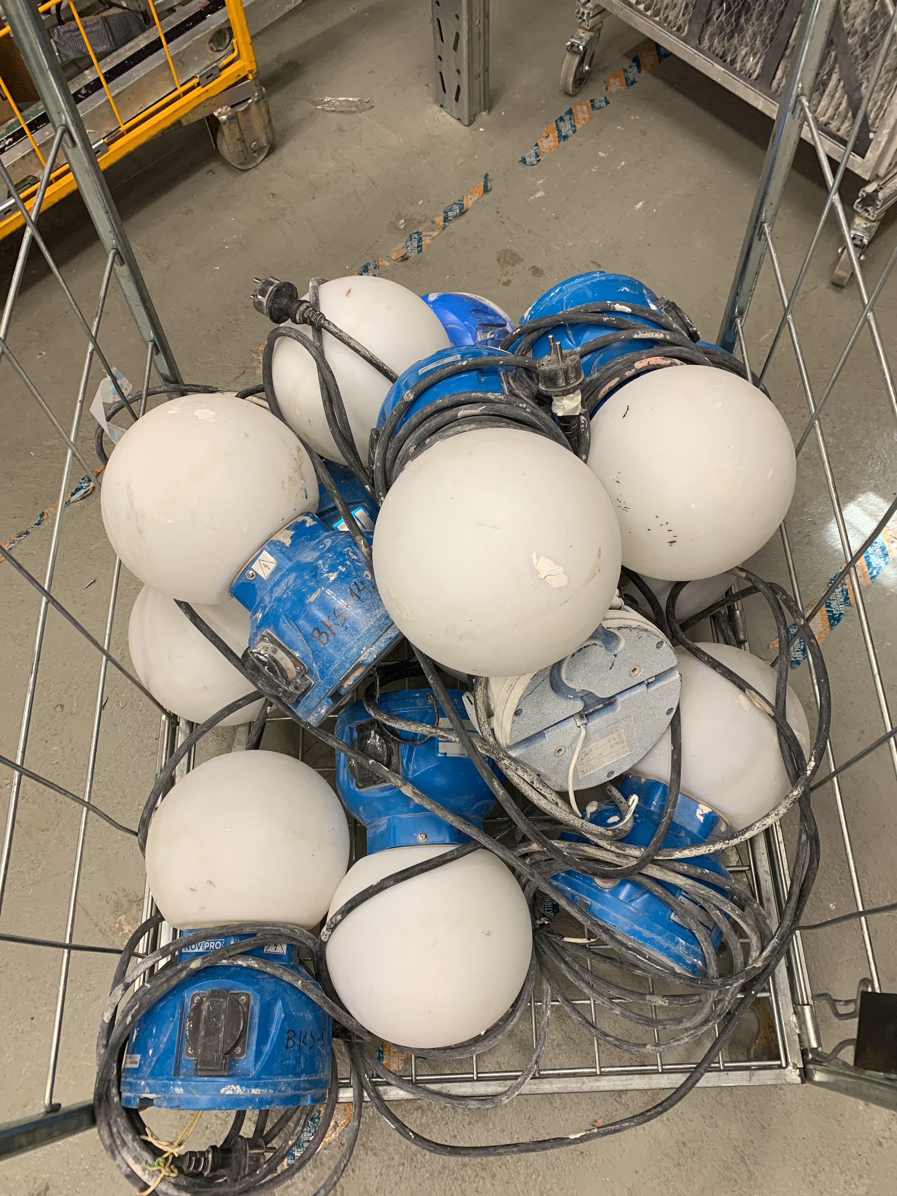 Construction lamps 10 pieces - PS Auction - We value the future ...