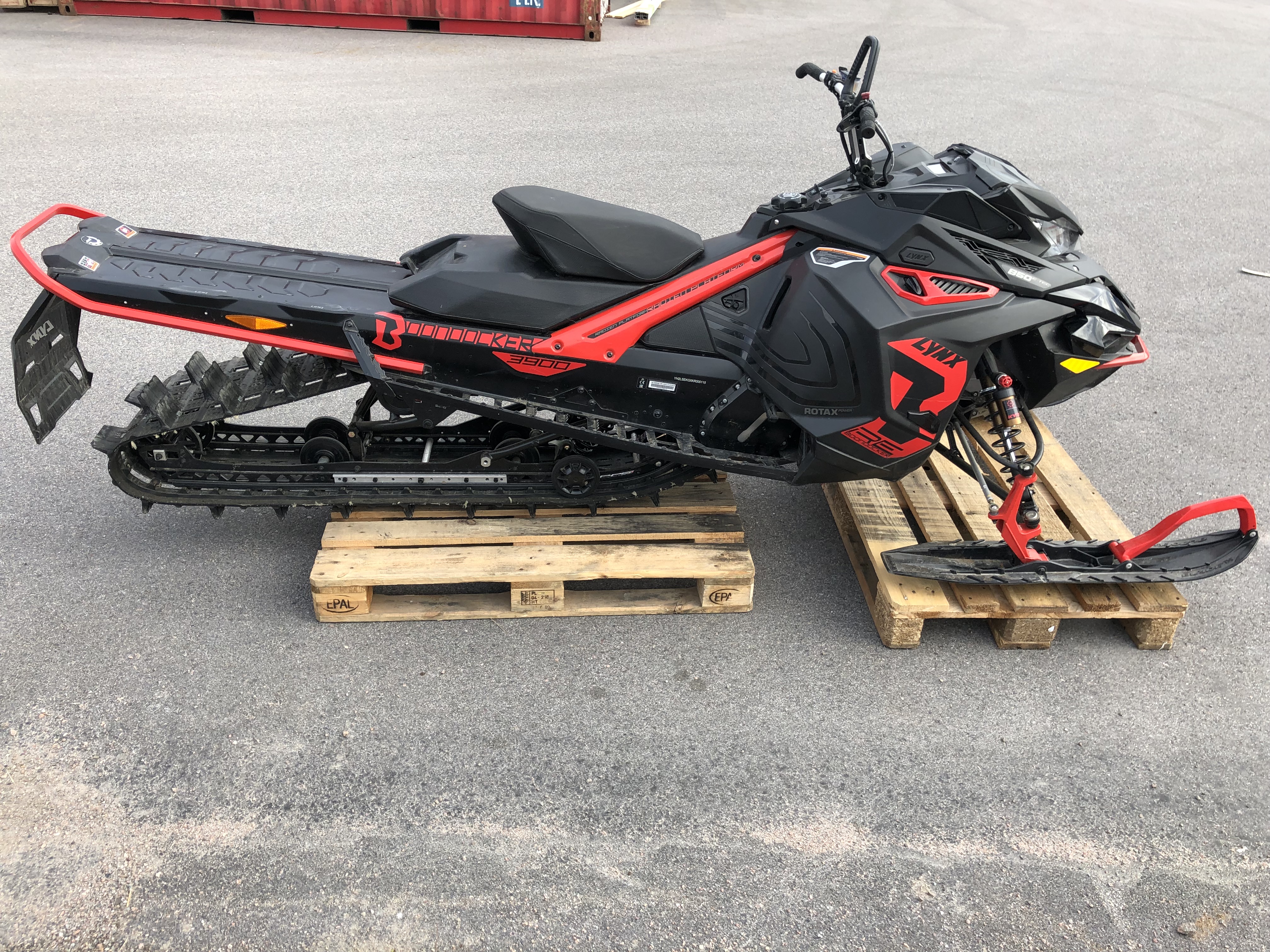 Snowmobile - Lynx BOONDOCKER. 3900 RE 850 -19 - PS Auction - We value ...