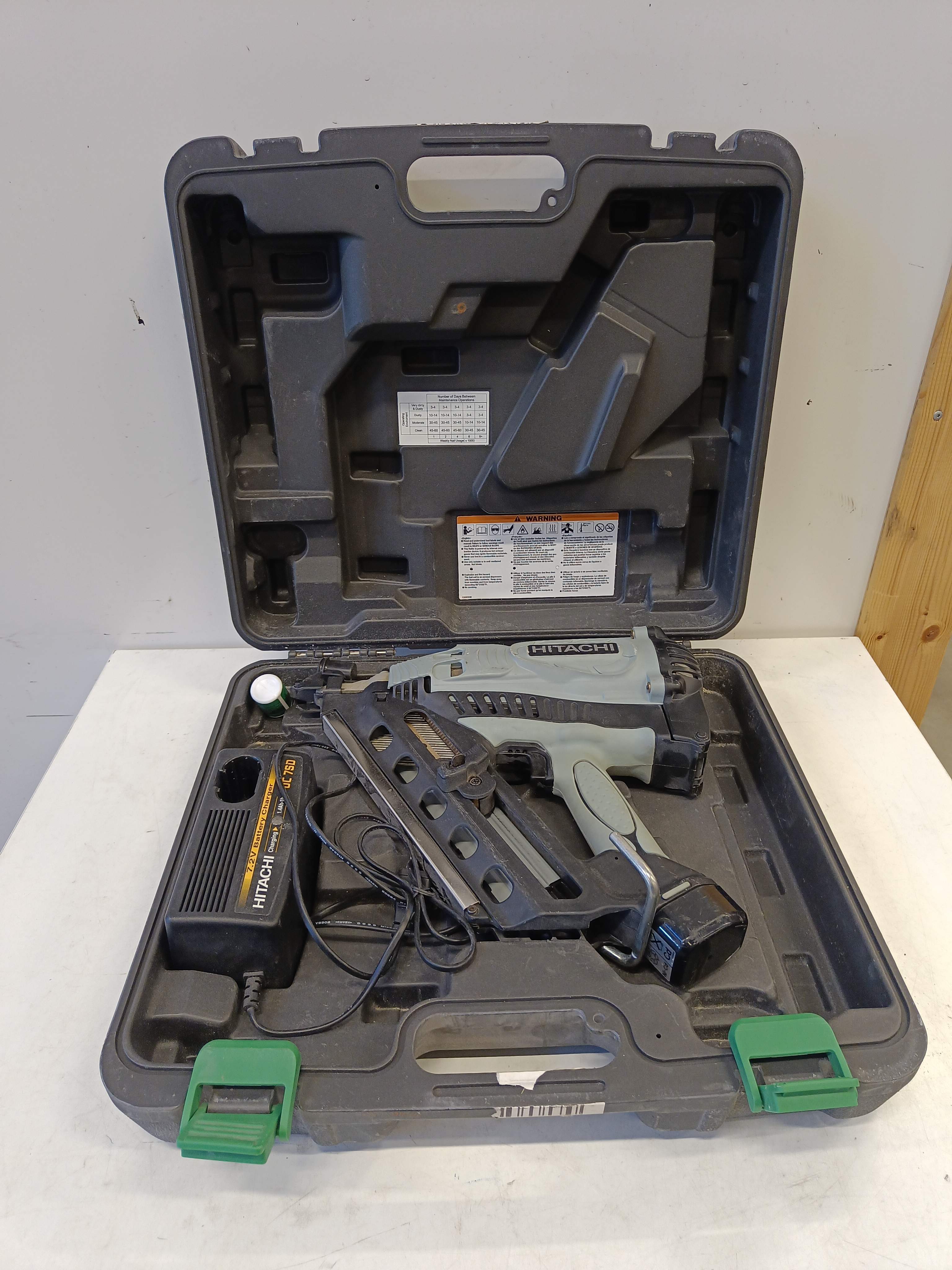 Spikpistol Hitachi NR 90GC2 - Auktioner online - Nätauktioner ...