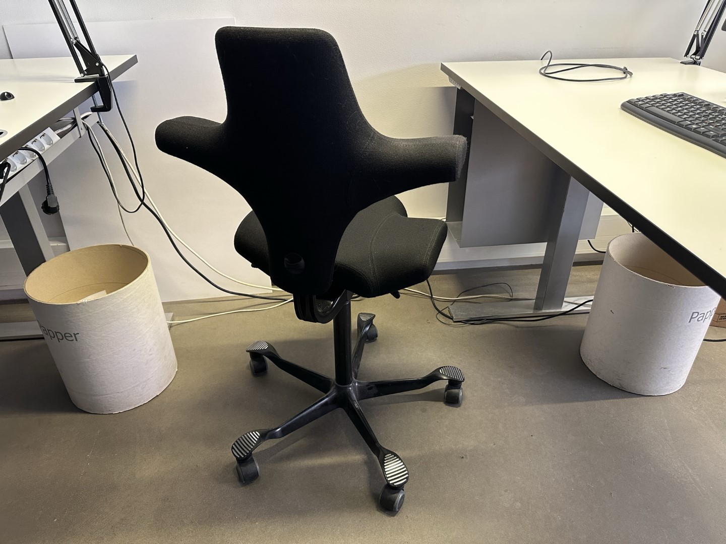 Office chair Capisco HÅG, with extra high gas column - PS Auction - We ...
