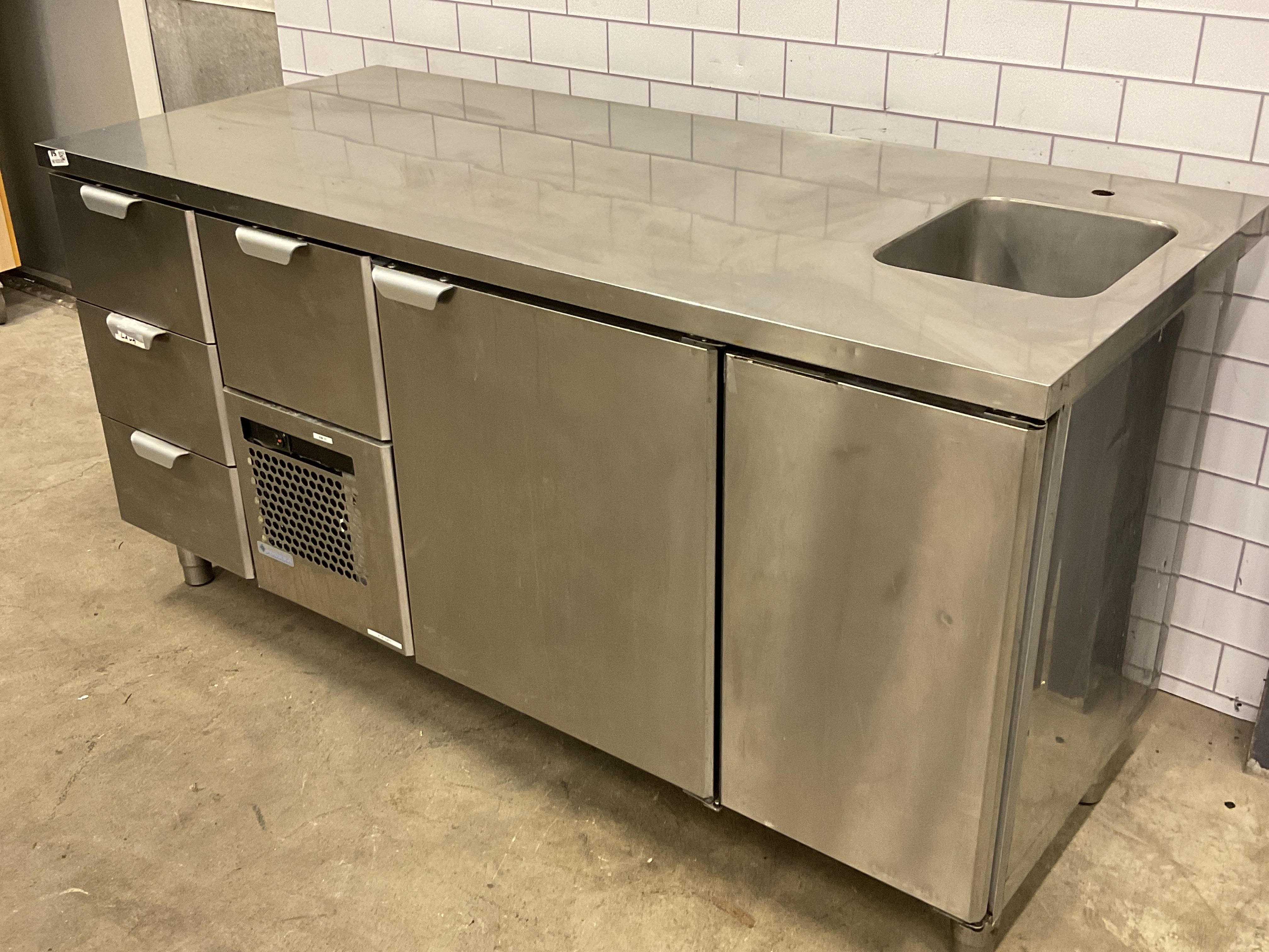 Porkka cooling bench - PS Auction - We value the future - Largest in ...