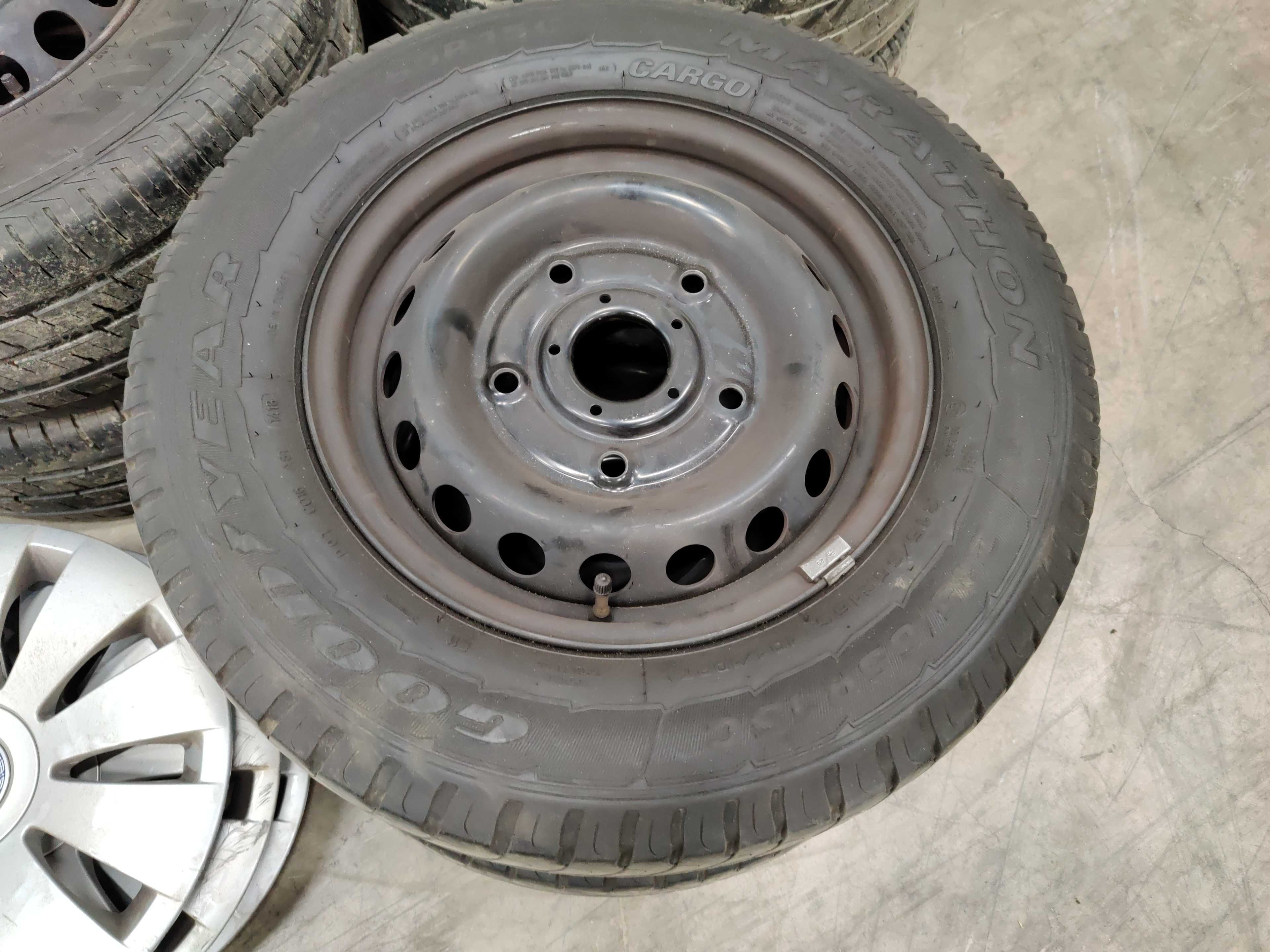 6 tires on metal rims - PS Auction - We value the future - Largest in net auctions