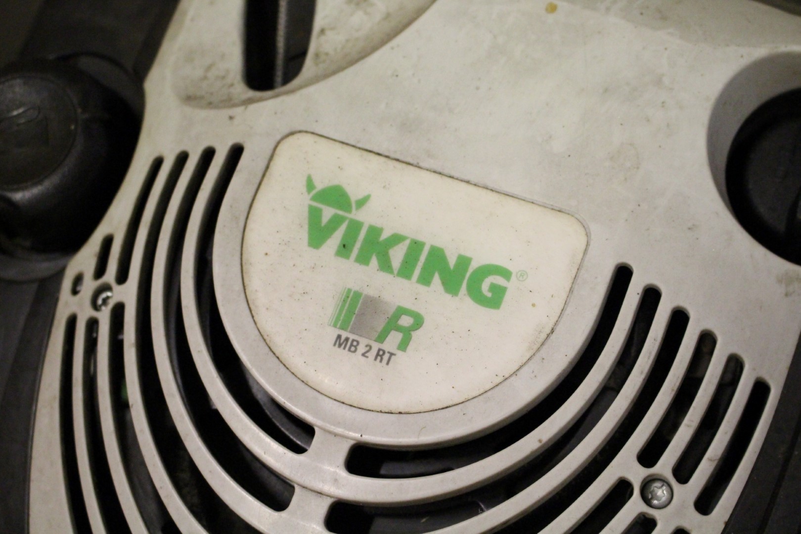 Gräsklippare Viking MB 2 RT och röjsåg Meec - Auktioner online ...