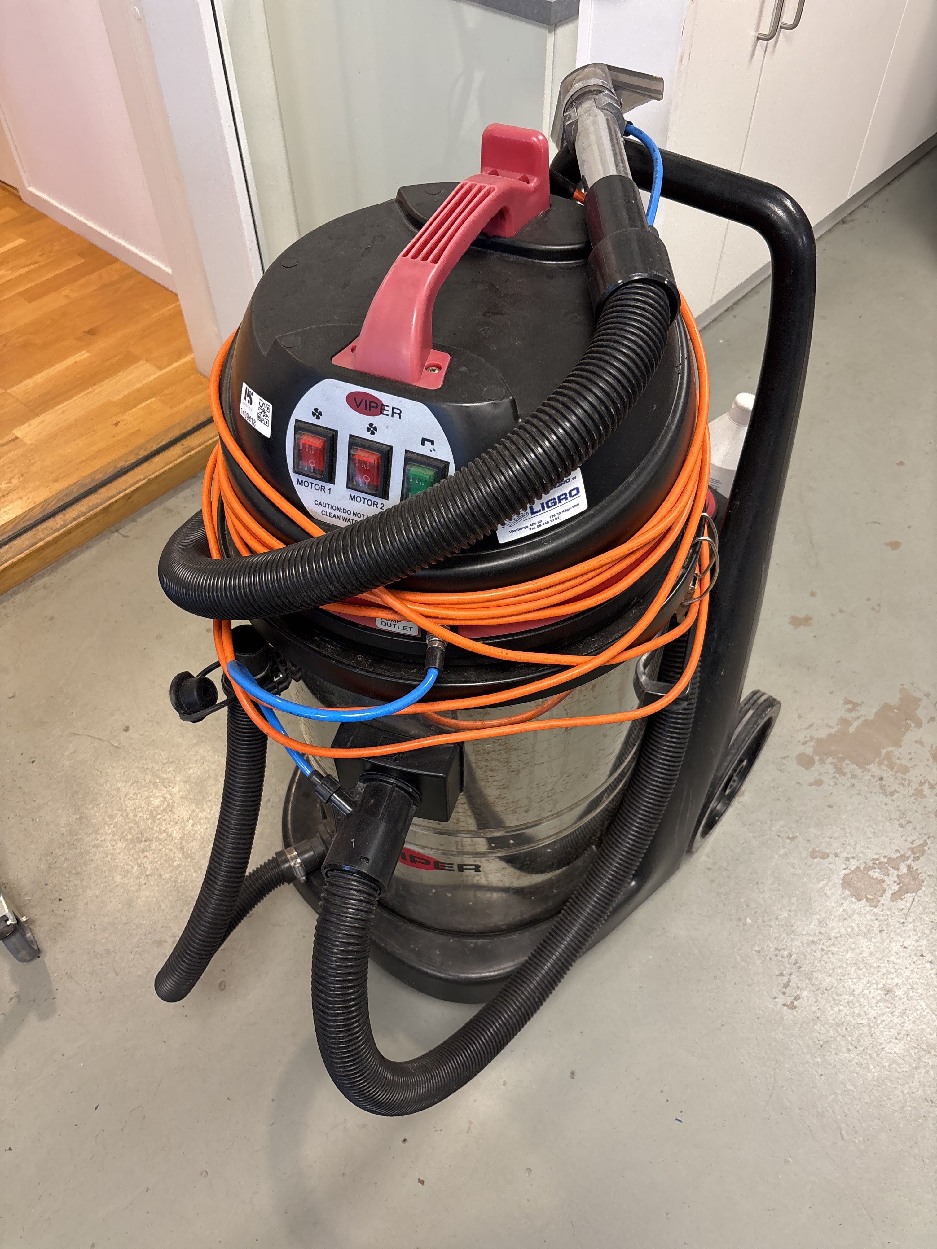 Carpet washing machine - Viper CAR275-EU - PS Auction - We value the ...