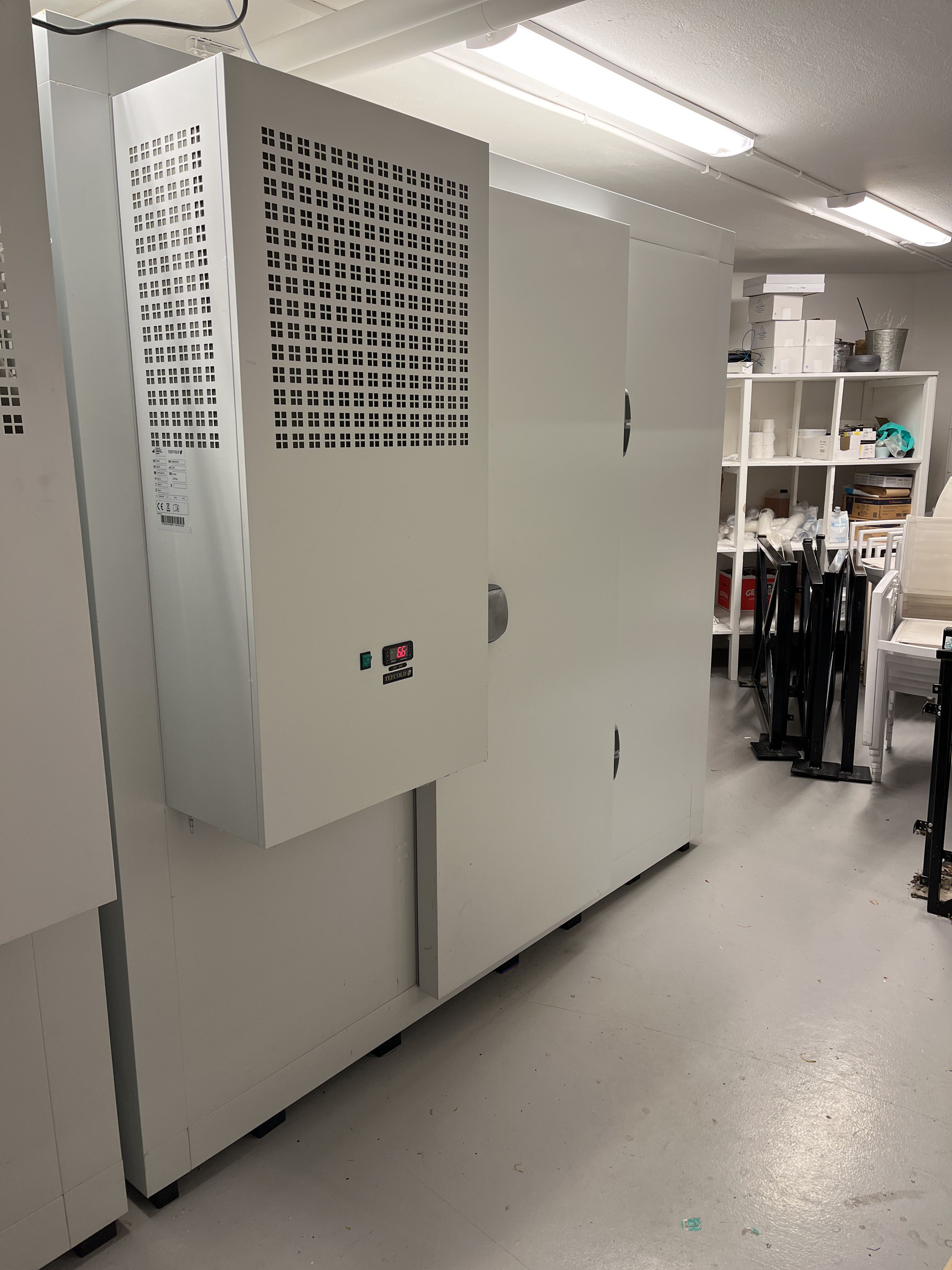 Cold room complete with Tefcold CRU05 - PS Auction - We value the ...