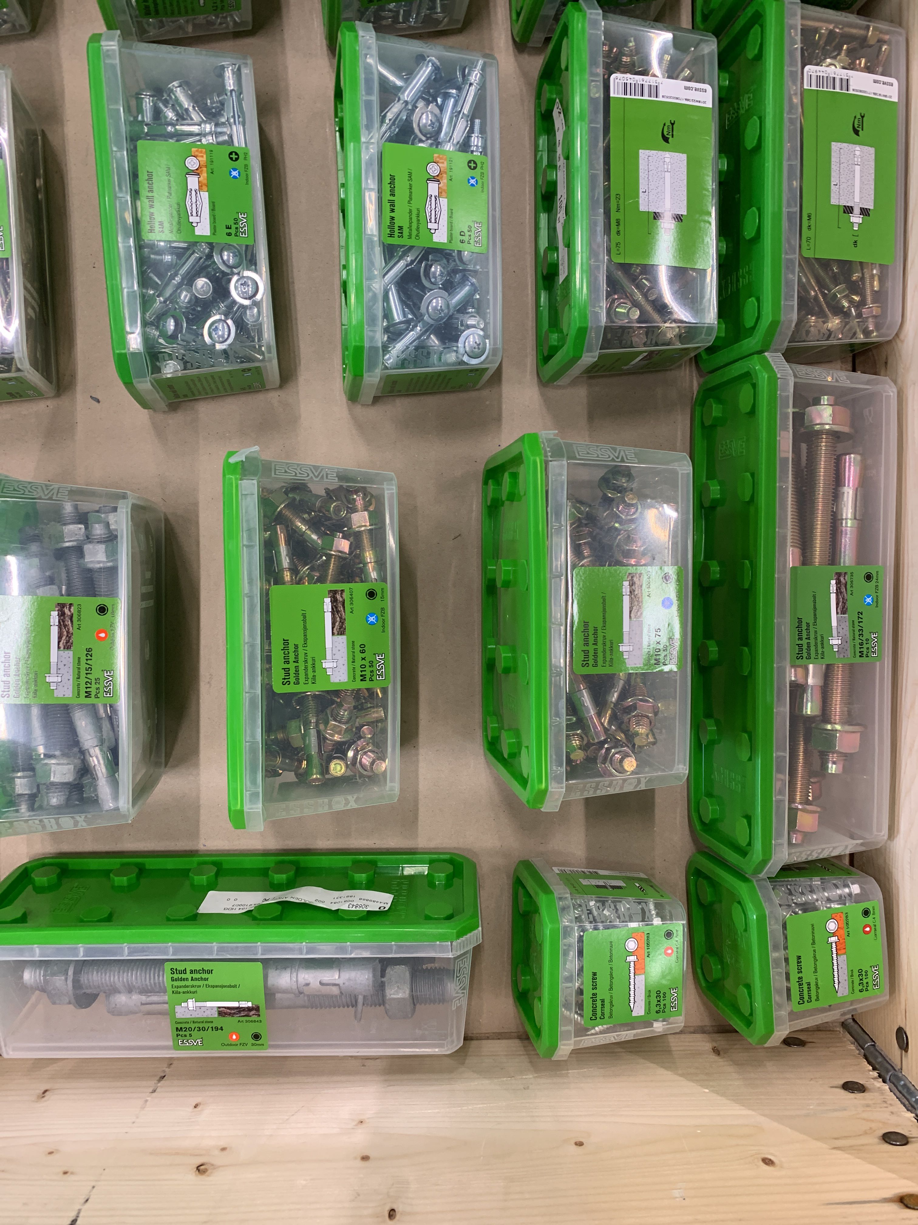 Essve Screw Assortment - PS Auction - We value the future - Largest in ...