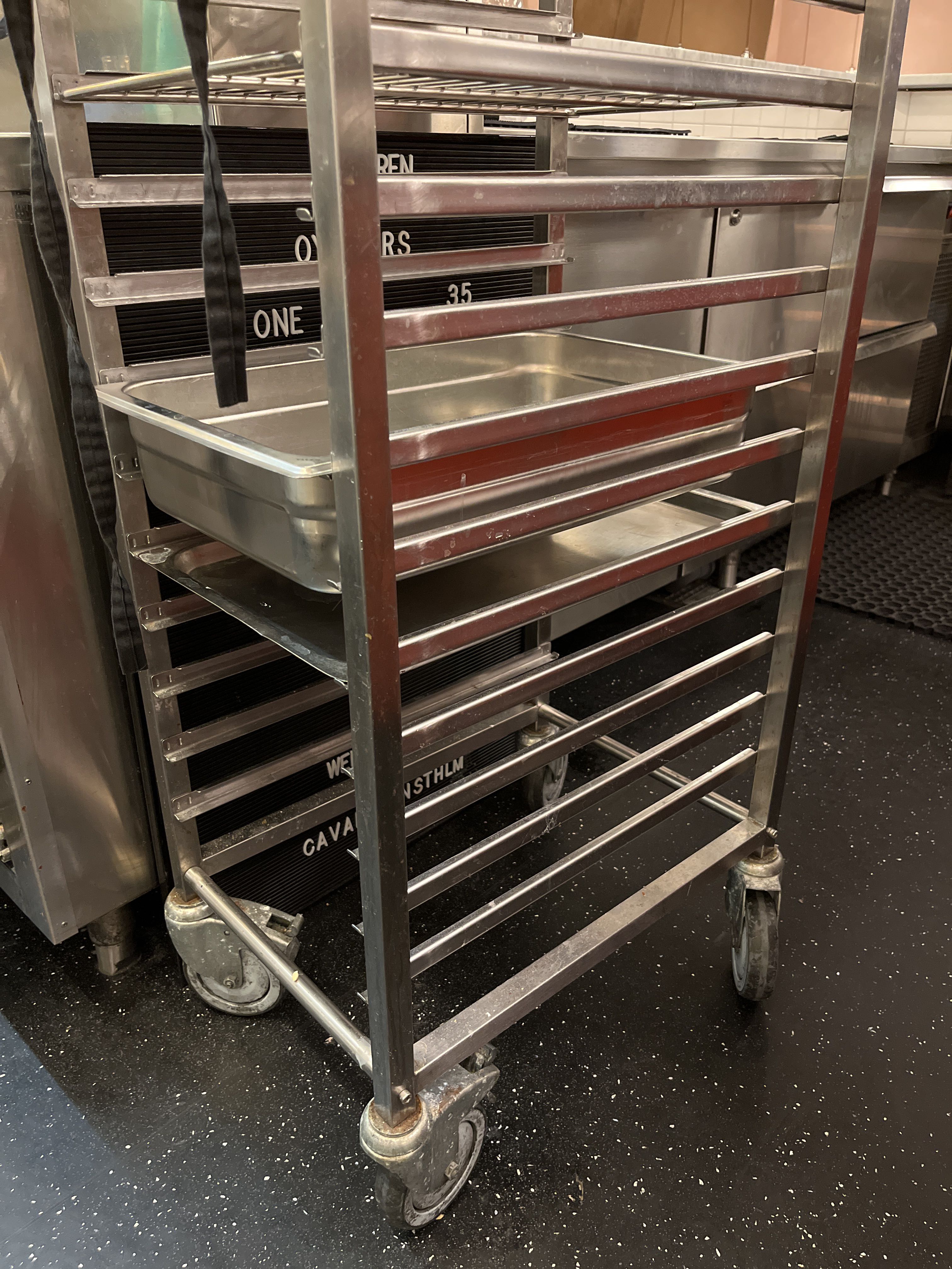 Stainless canteen trolley with about 15 planes - PS Auction - We value ...