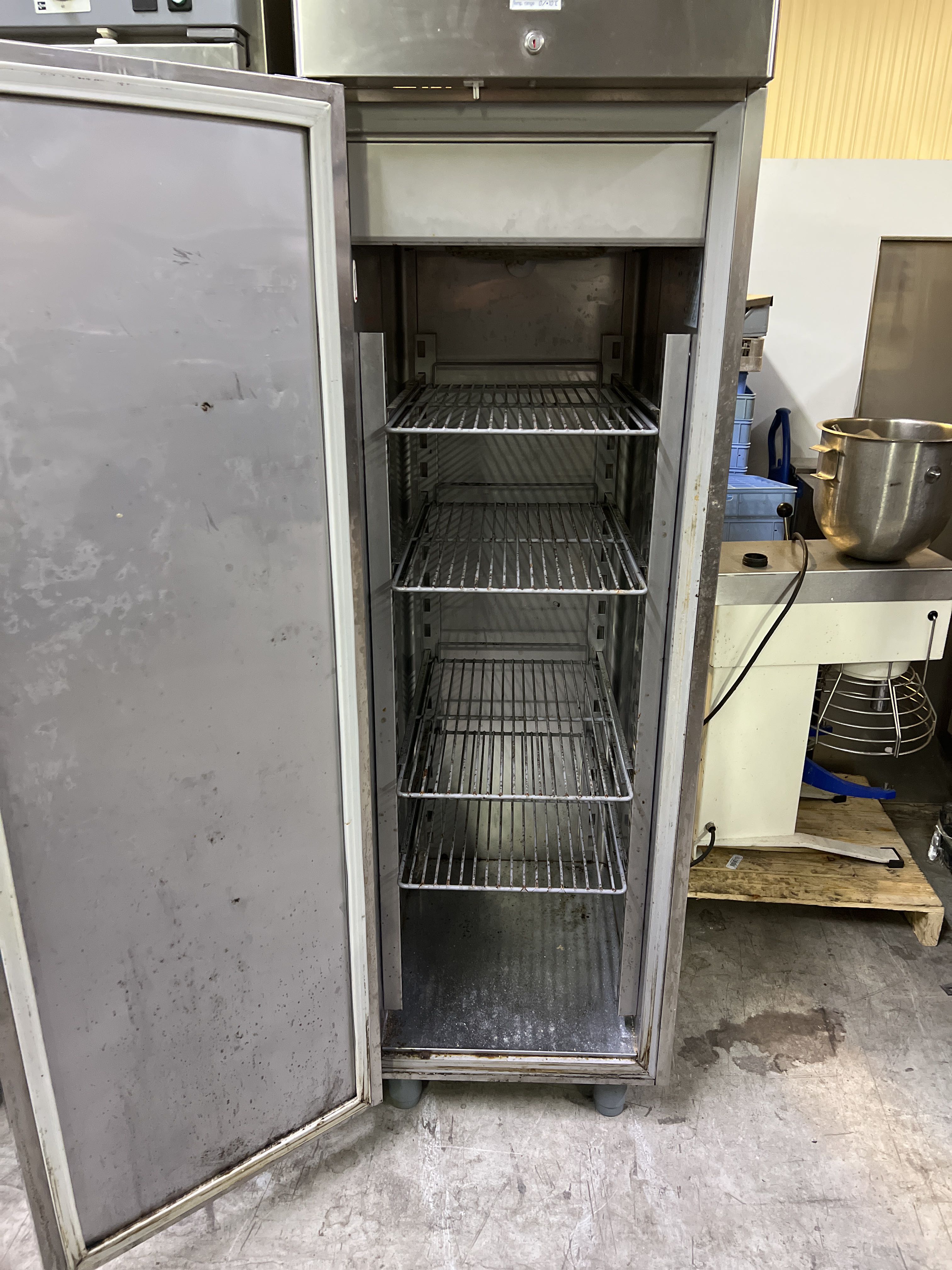 Metos restaurant fridge - PS Auction - We value the future - Largest in ...