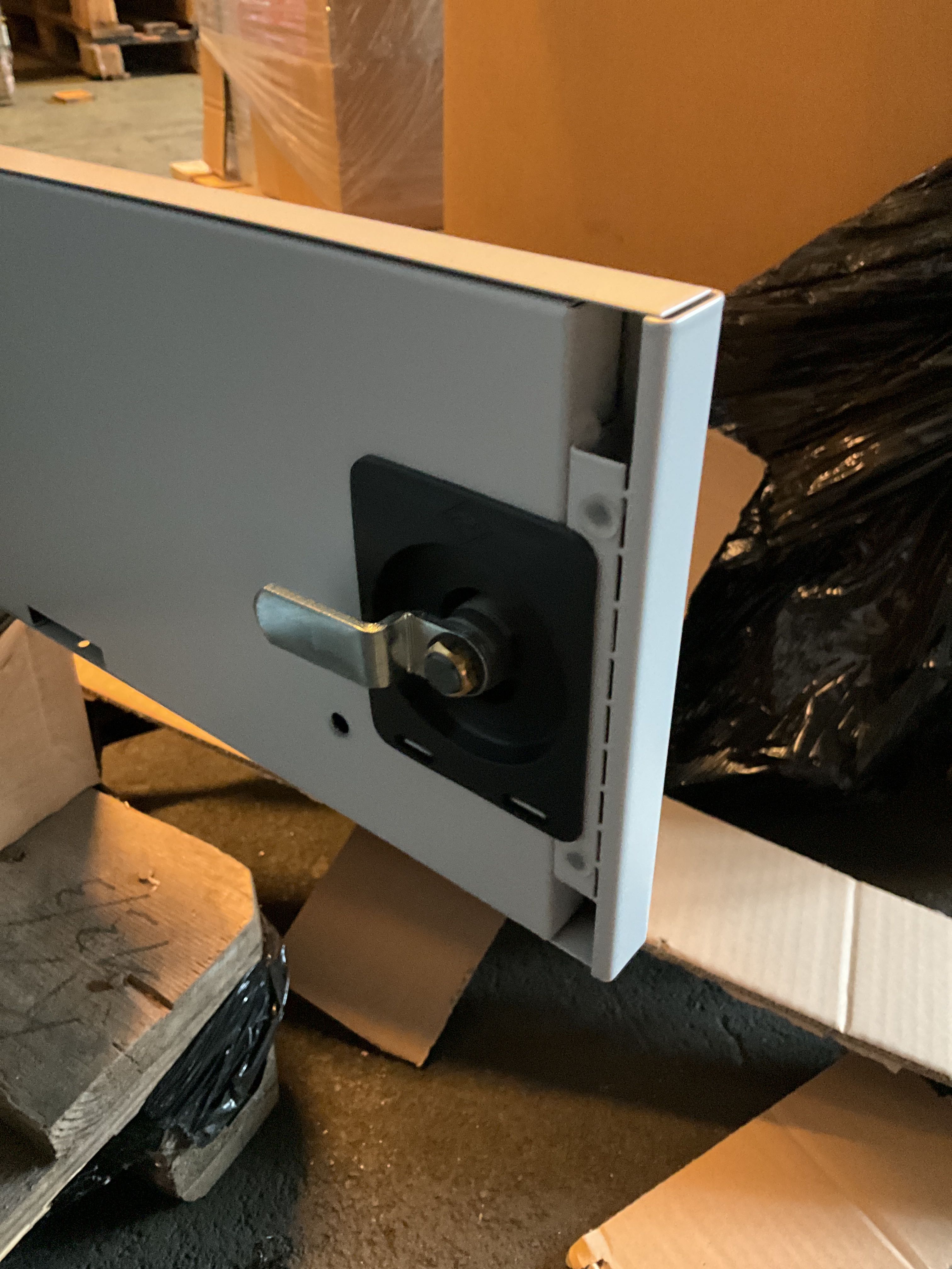 Lockable Storage Cabinets - PS Auction - We value the future - Largest ...