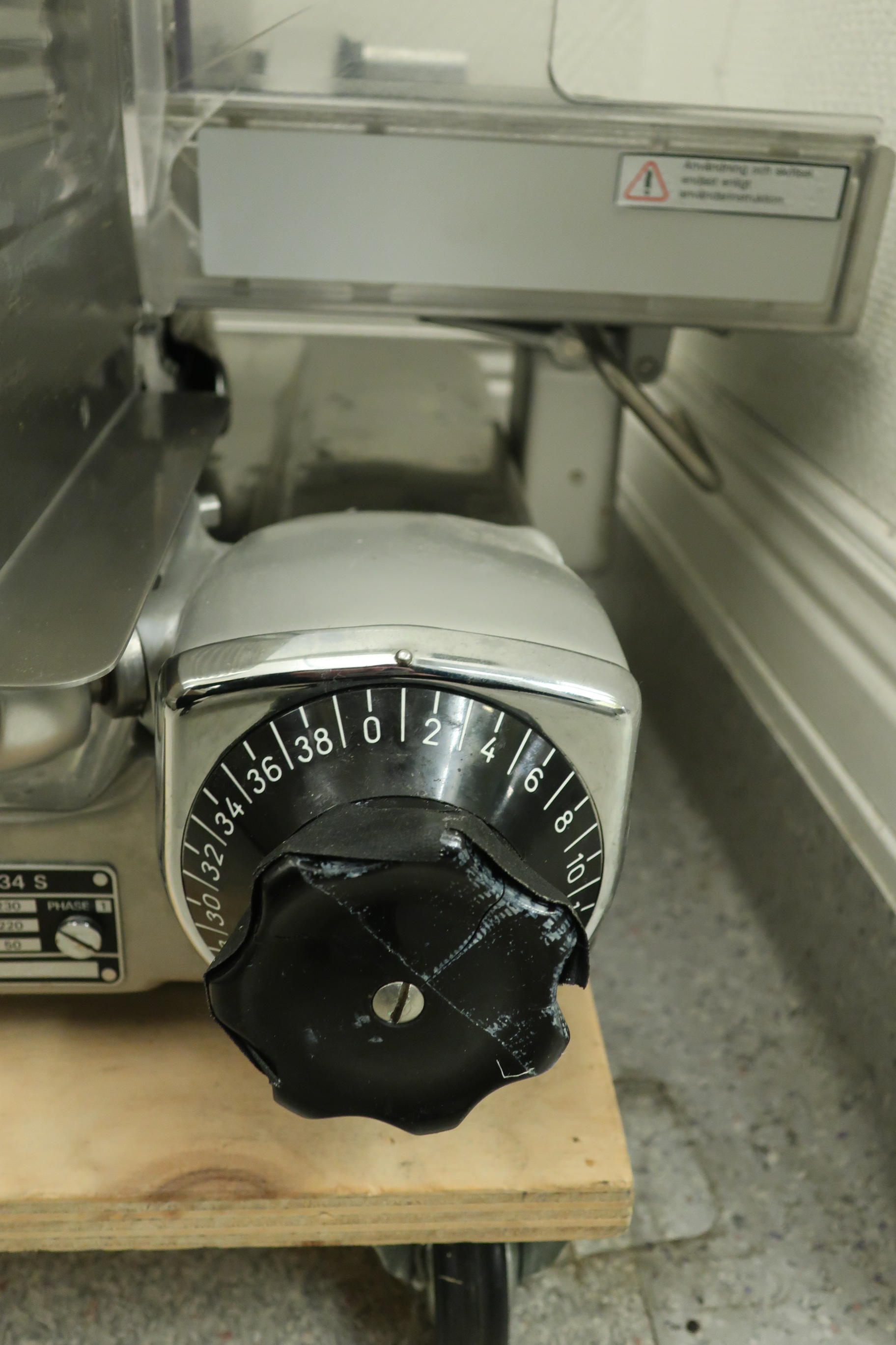 Berkel 834 S cutting machine - PS Auction - We value the future ...