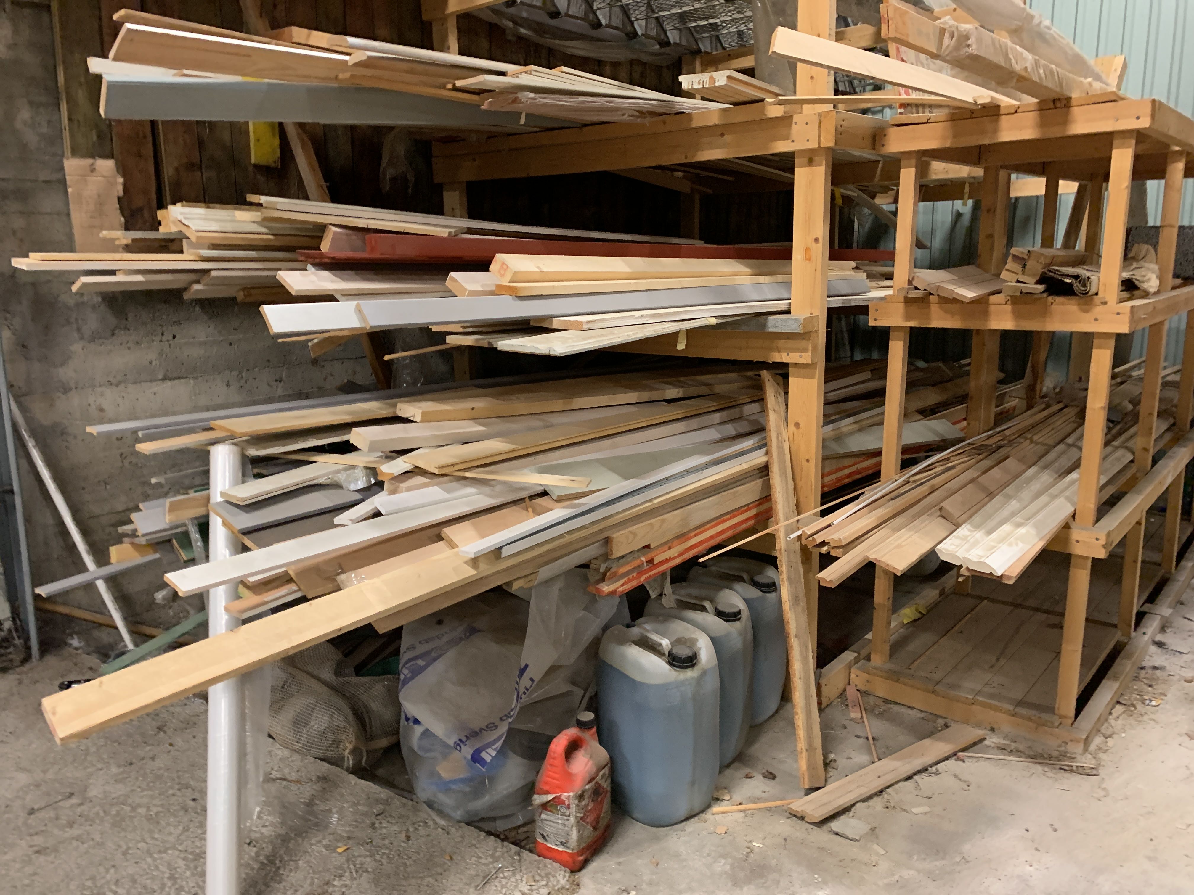 Moldings, construction ladder, cable ladders - PS Auction - We value ...