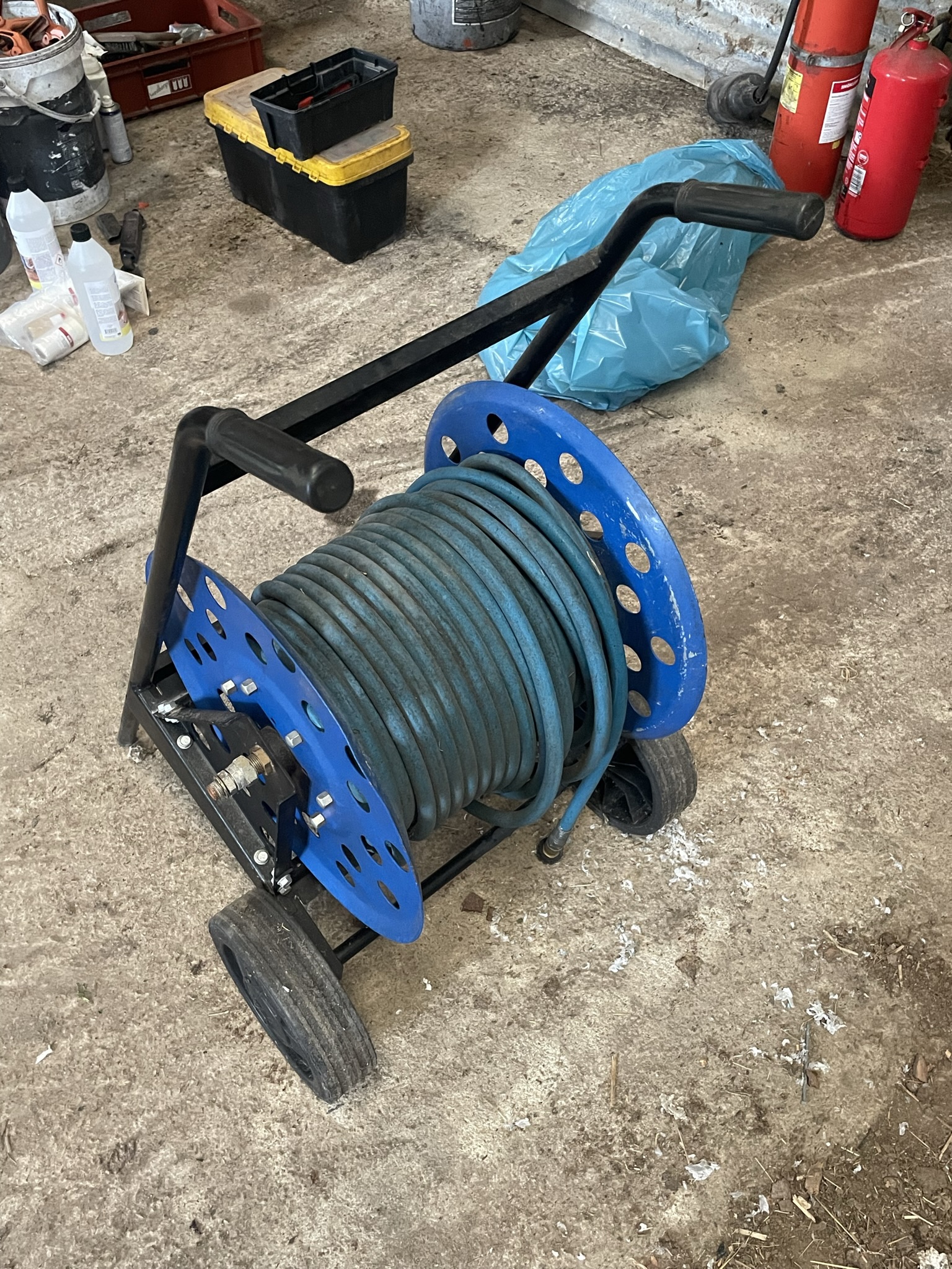 High-pressure hose 50m with stand on wheels - PS Auction - We value the ...