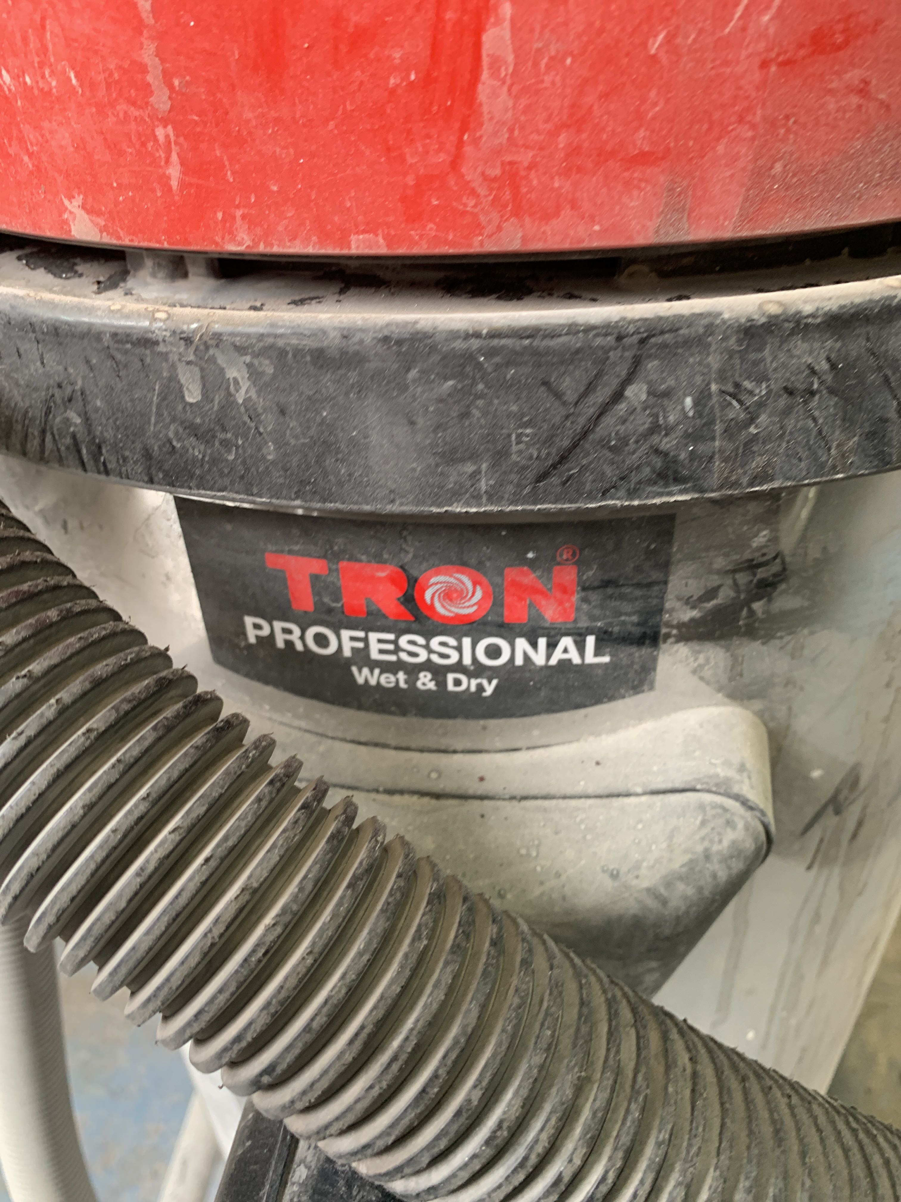 Vacuum cleaner Tron - PS Auction - We value the future - Largest in net ...