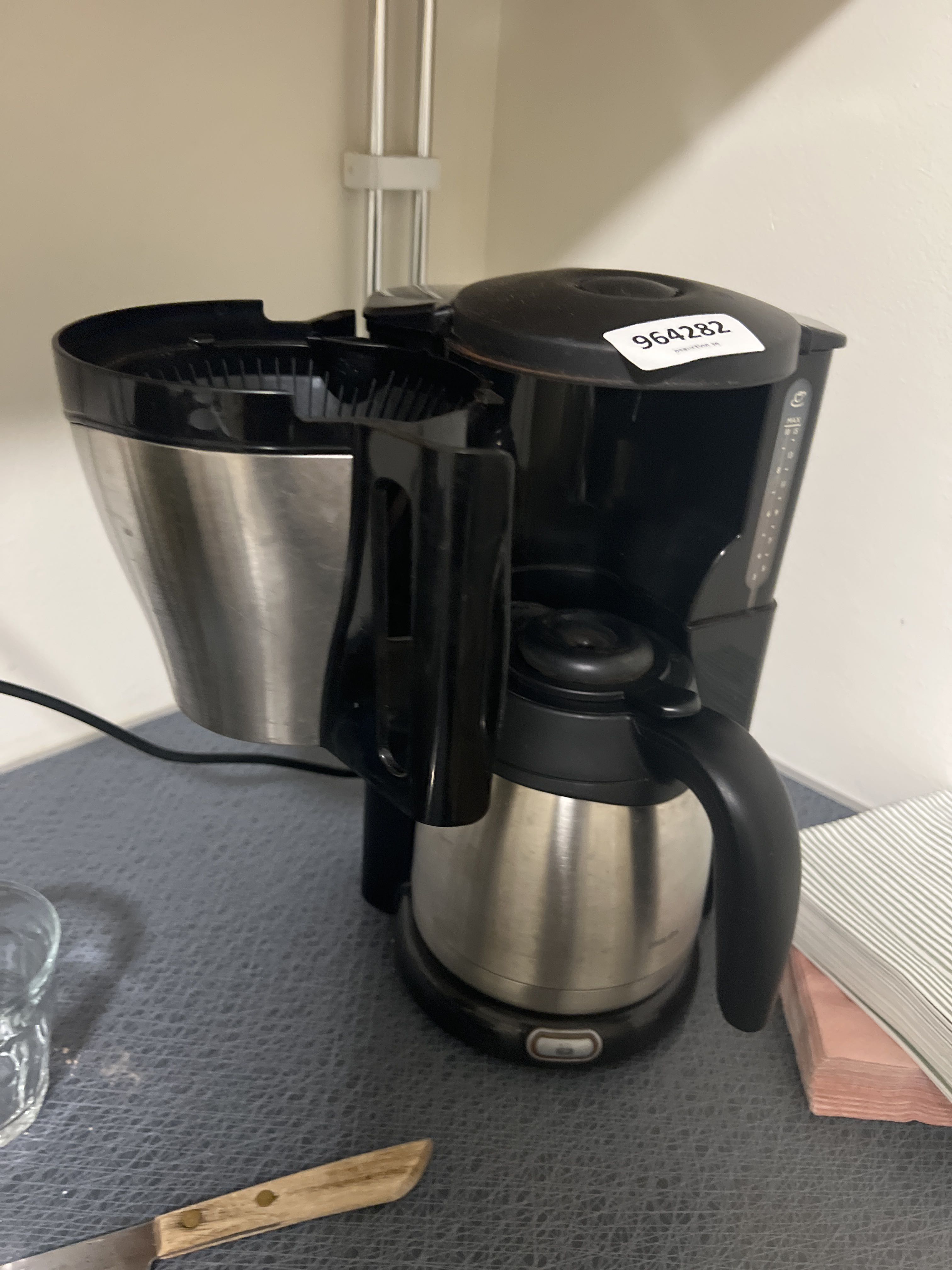 Köksutensilier, kaffekokare, mikro med mera - Auktioner online ...