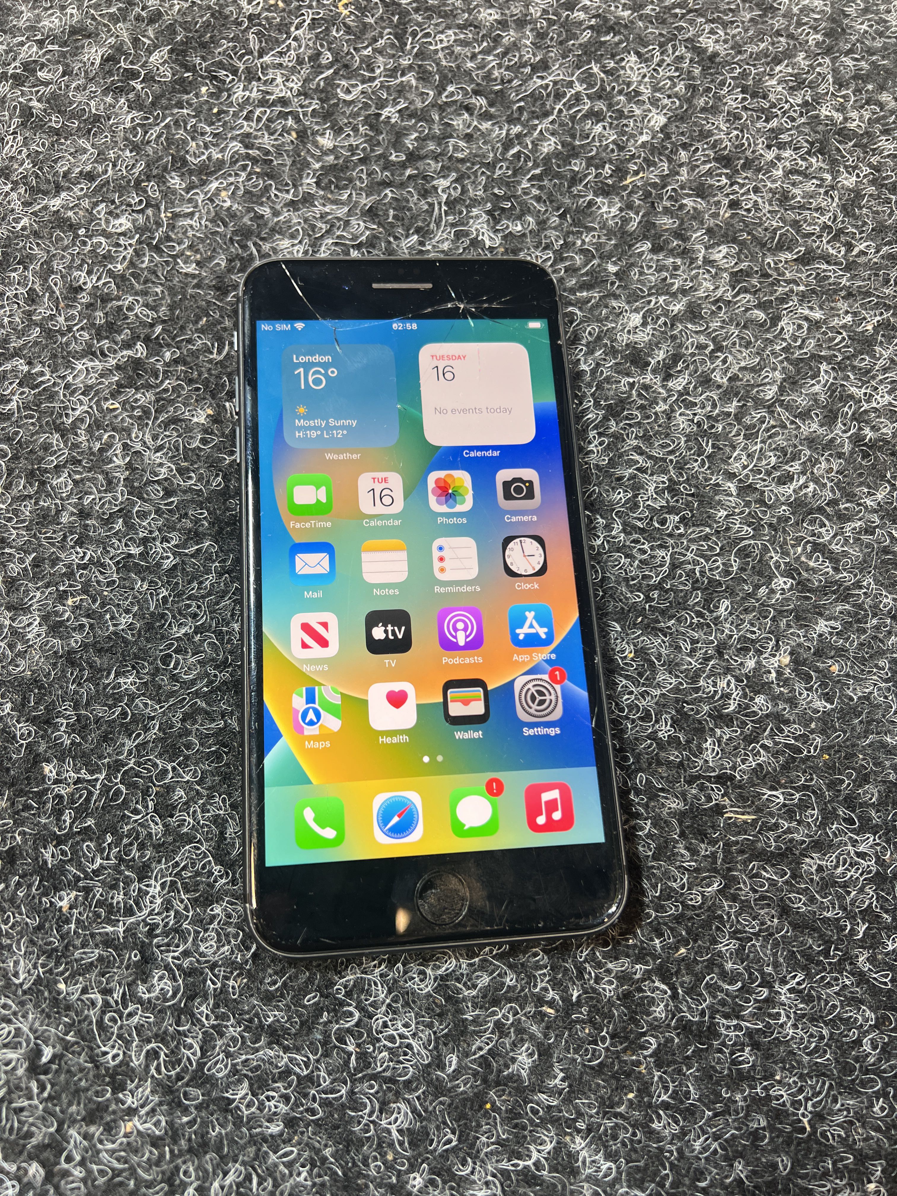 Mobiltelefon - Apple iPhone 8 Plus - Auktioner online - Nätauktioner ...