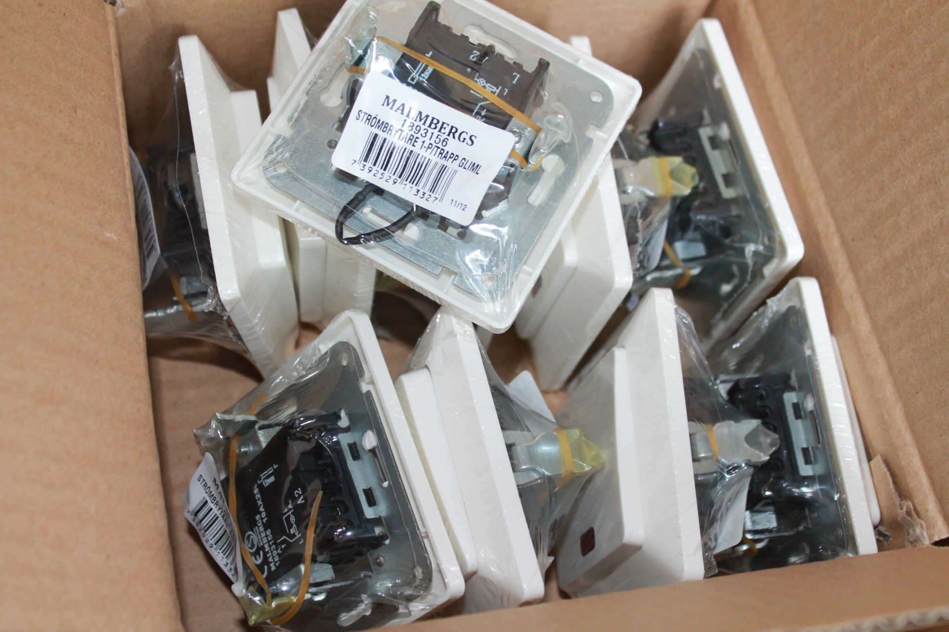 100 switches - PS Auction - We value the future - Largest in net auctions