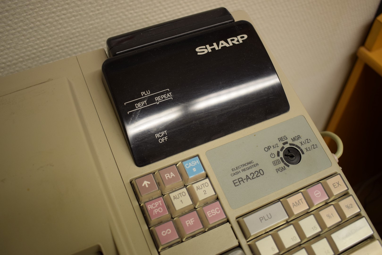 Cash register Sharp ER-A220 - PS Auction - We value the future ...