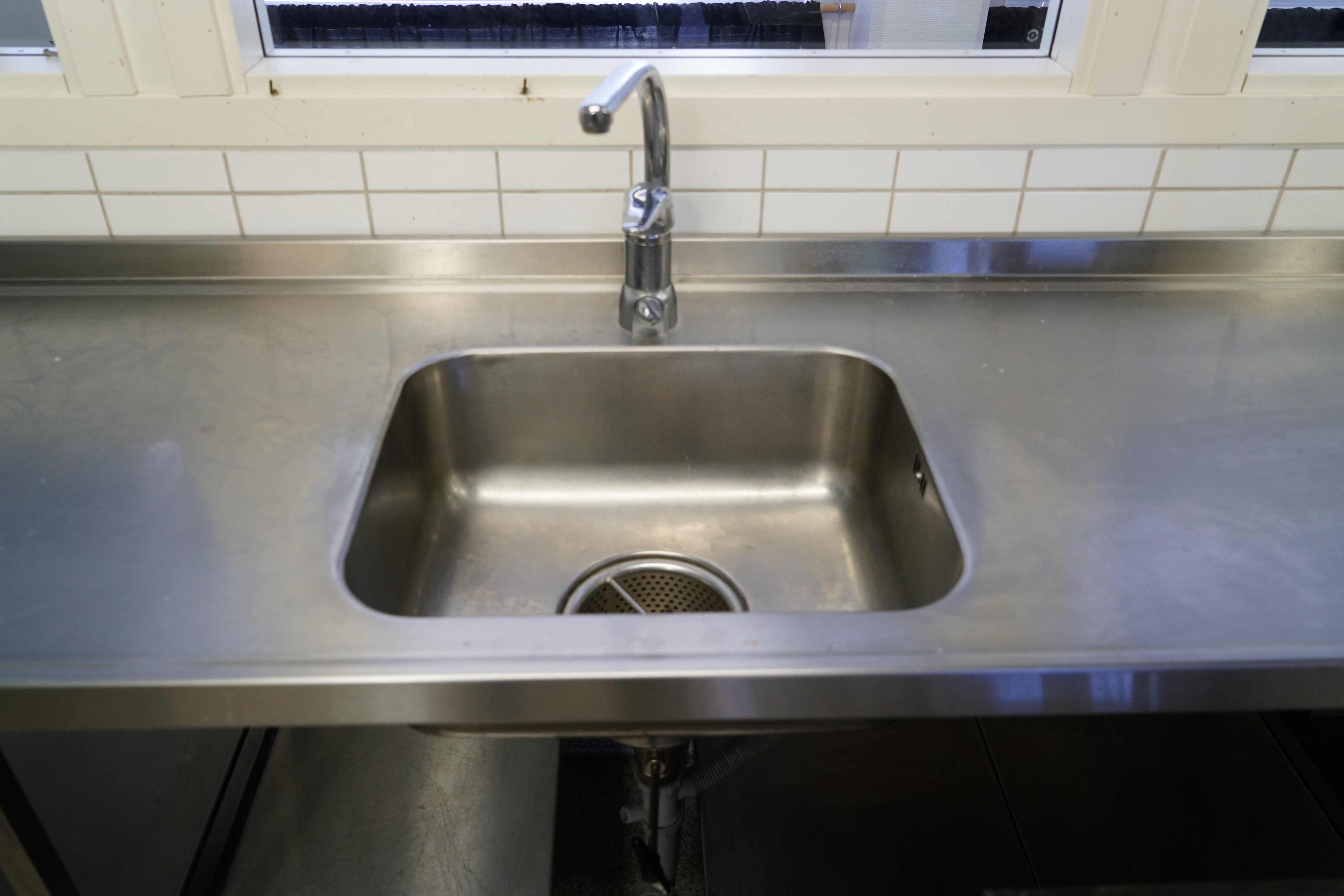 Stainless bench with hob and mixer - PS Auction - We value the future ...