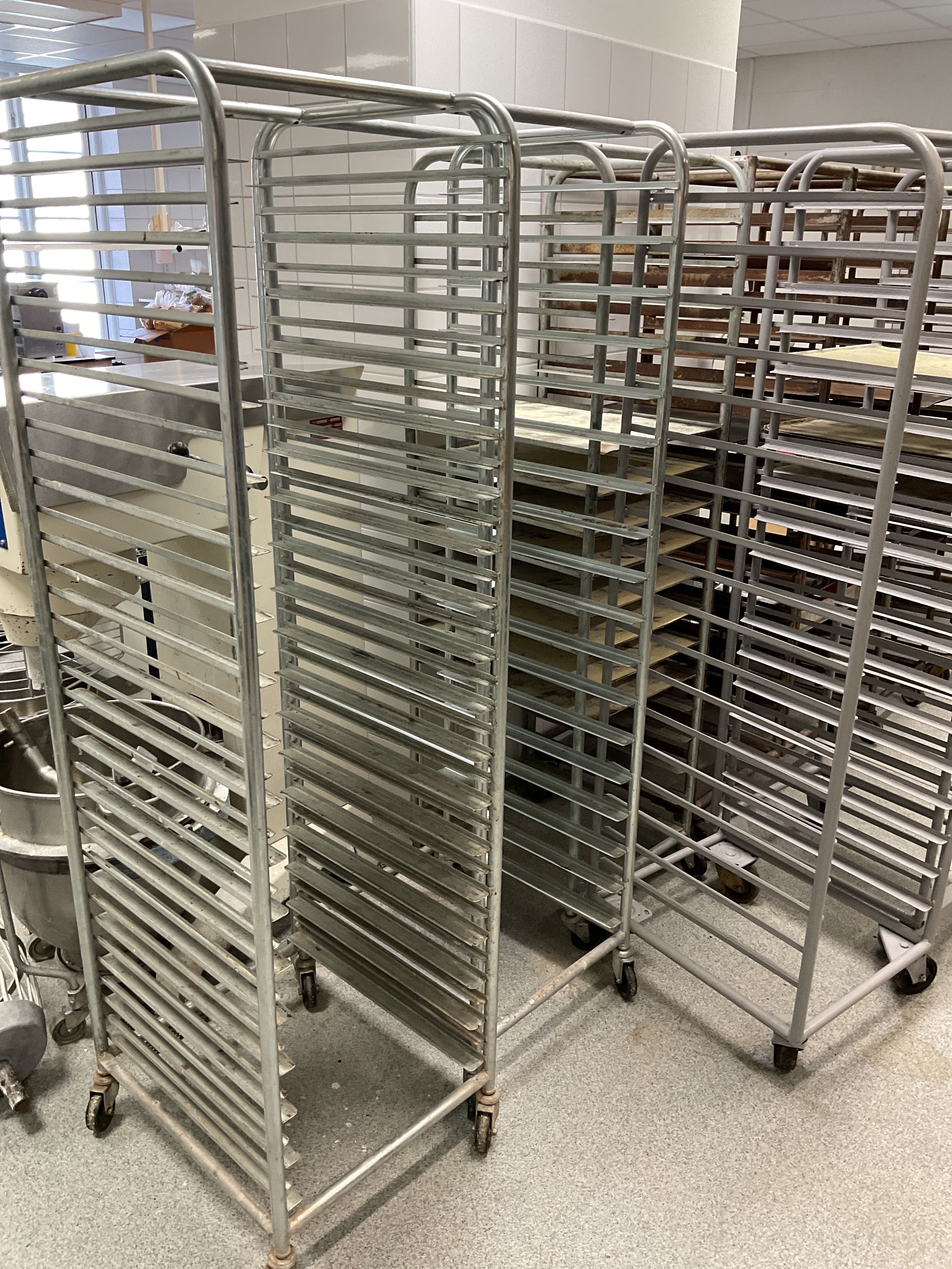 Bakery/Stick carts - PS Auction - We value the future - Largest in net ...