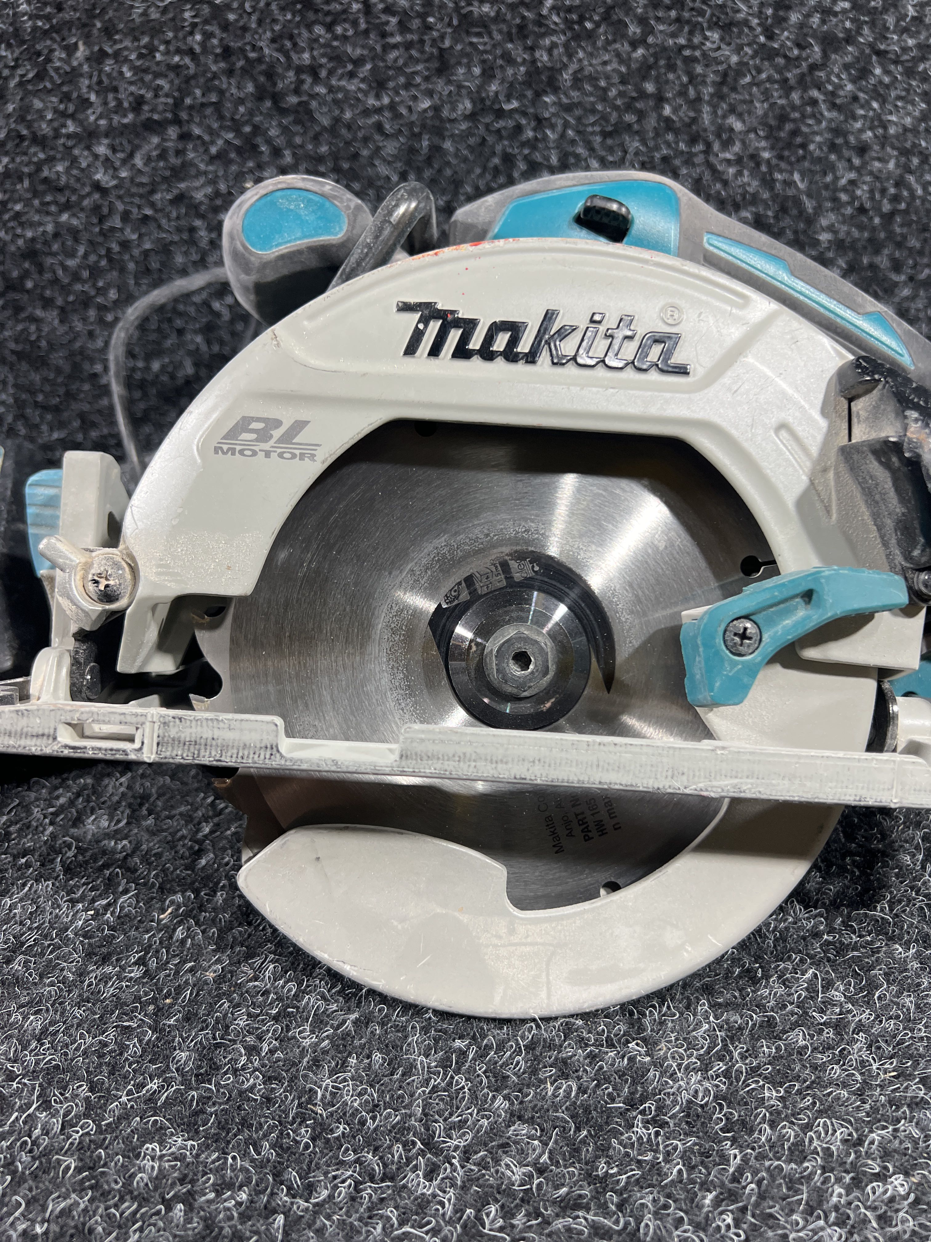 Cirkelsåg Makita DHS680 - 2021 - Auktioner online - Nätauktioner & Konkursauktioner | PS Auction