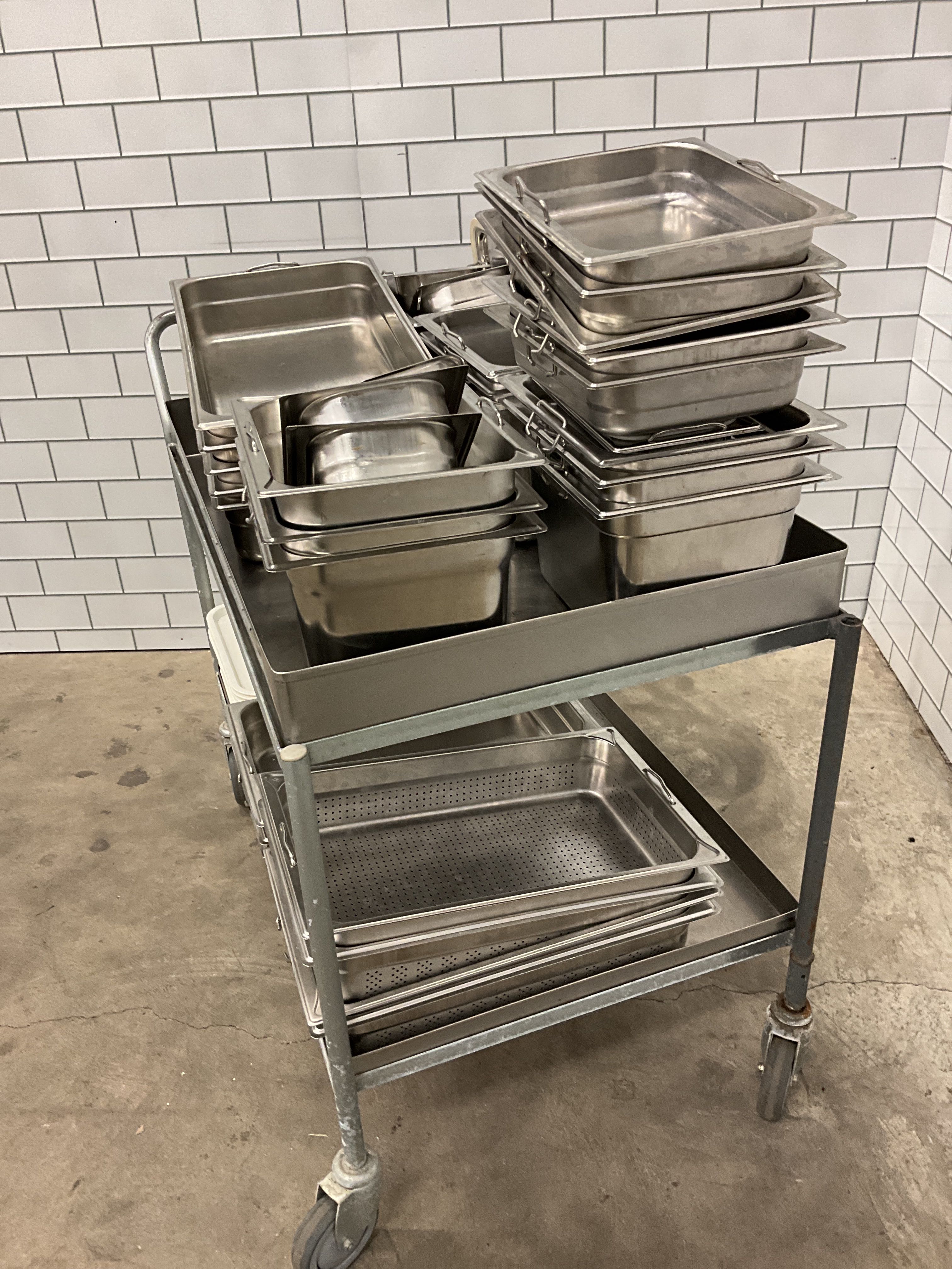 Stainless steel trolley with various canteens - PS Auction - We value ...