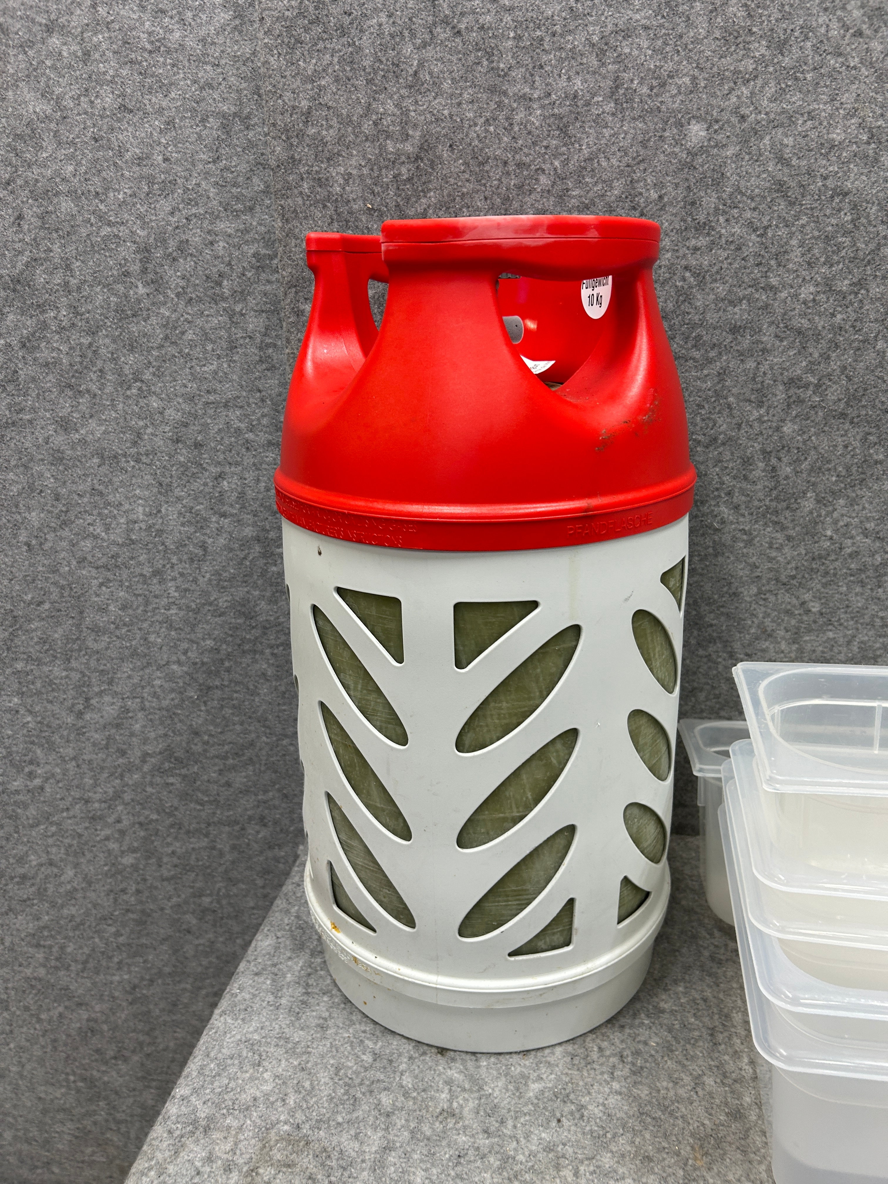 Gasoltub och plastkantiner - Auktioner online - Nätauktioner ...