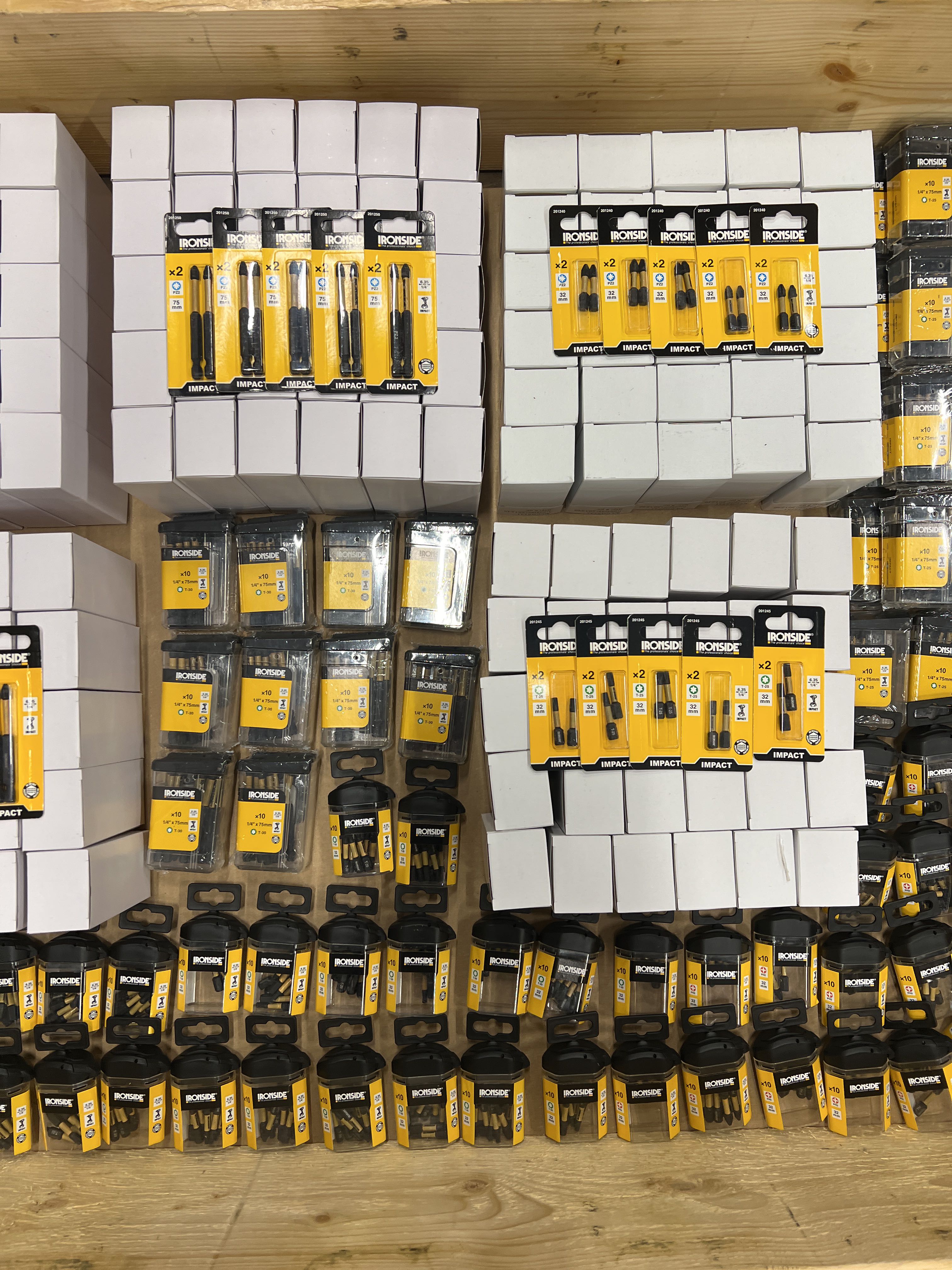 About 1000 pieces of Ironside bits - PS Auction - We value the future ...