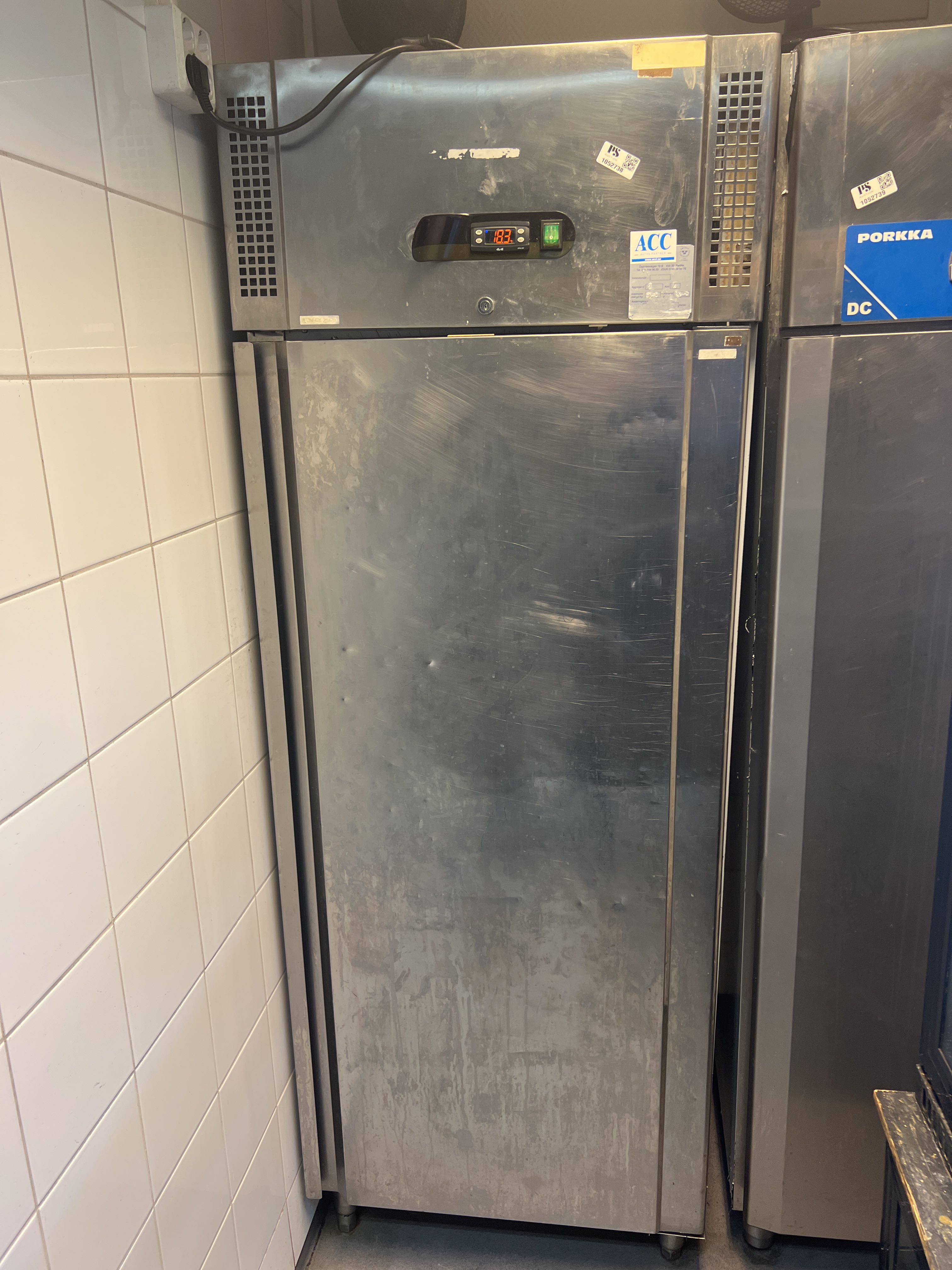 Refrigerator Forcar GN650TN - PS Auction - We value the future ...