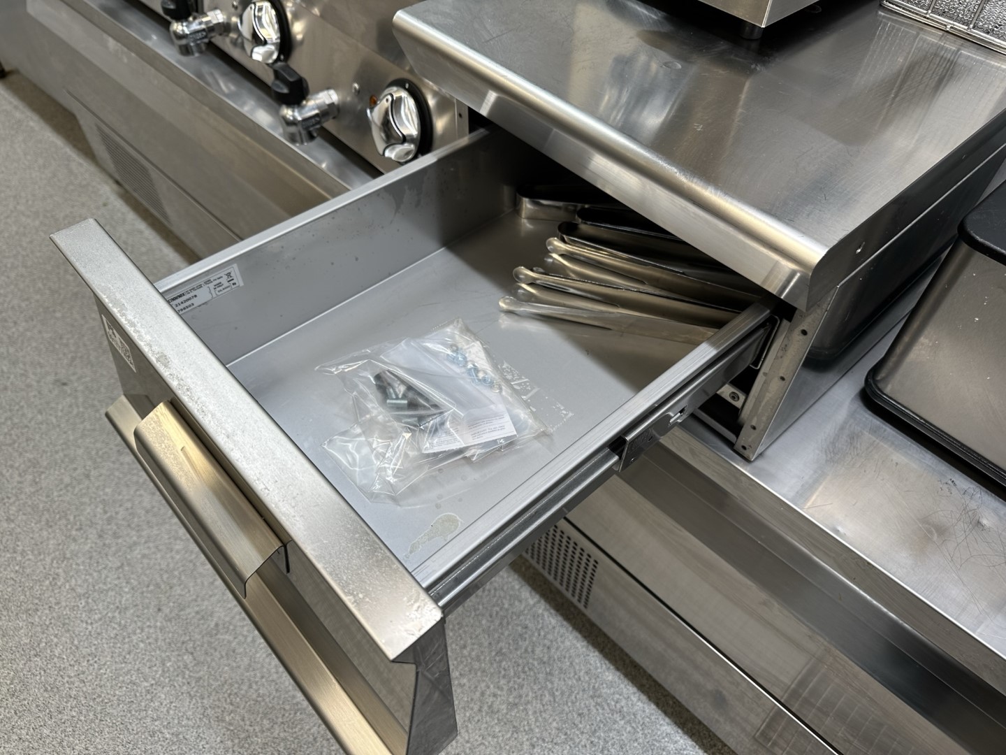Stopping Tecnoinox draw box - PS Auction - We value the future ...