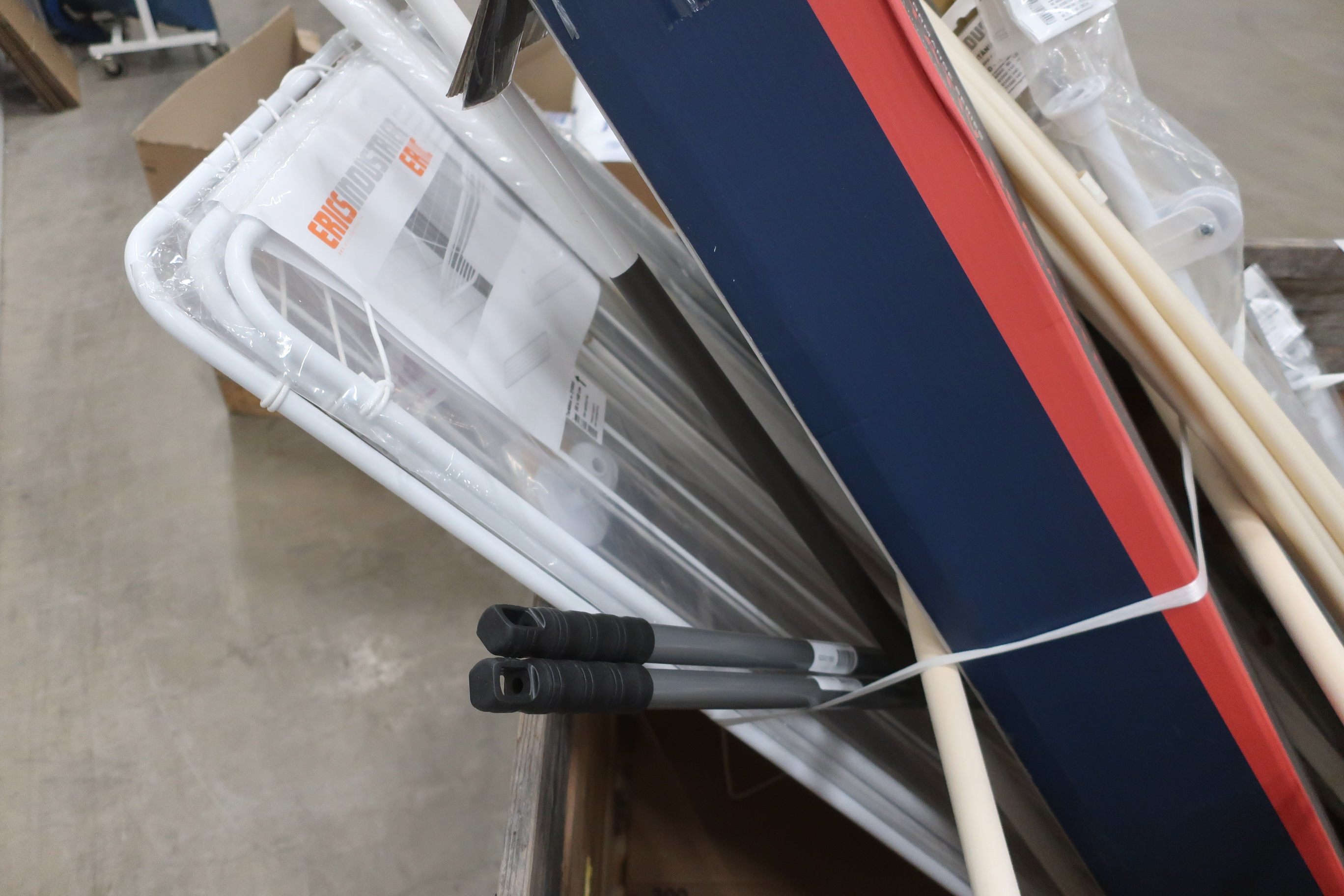 Cable strips, expander rod and Elfa products etc. - PS Auction - We ...