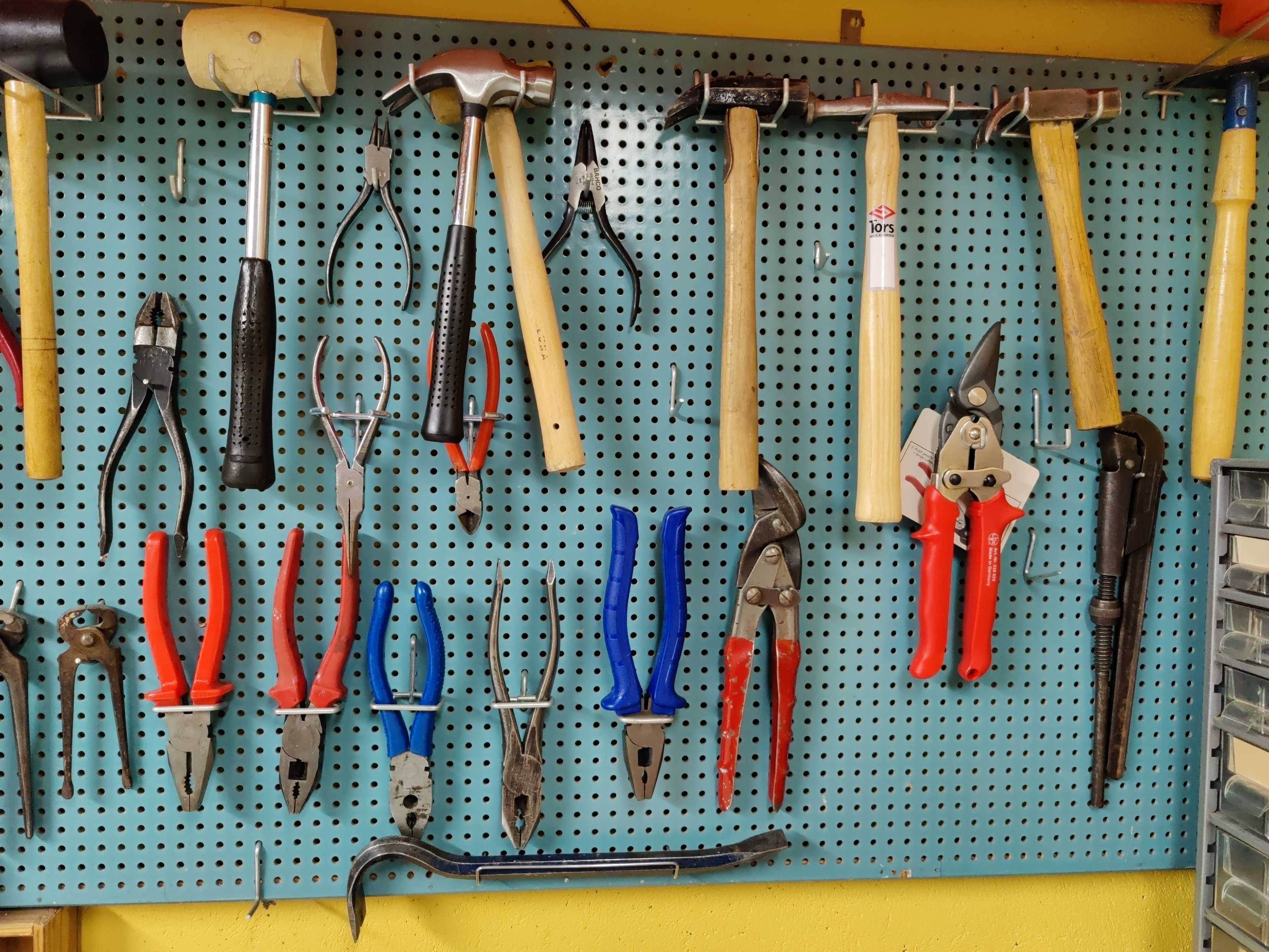 Tool boards with tools - PS Auction - We value the future - Largest in ...