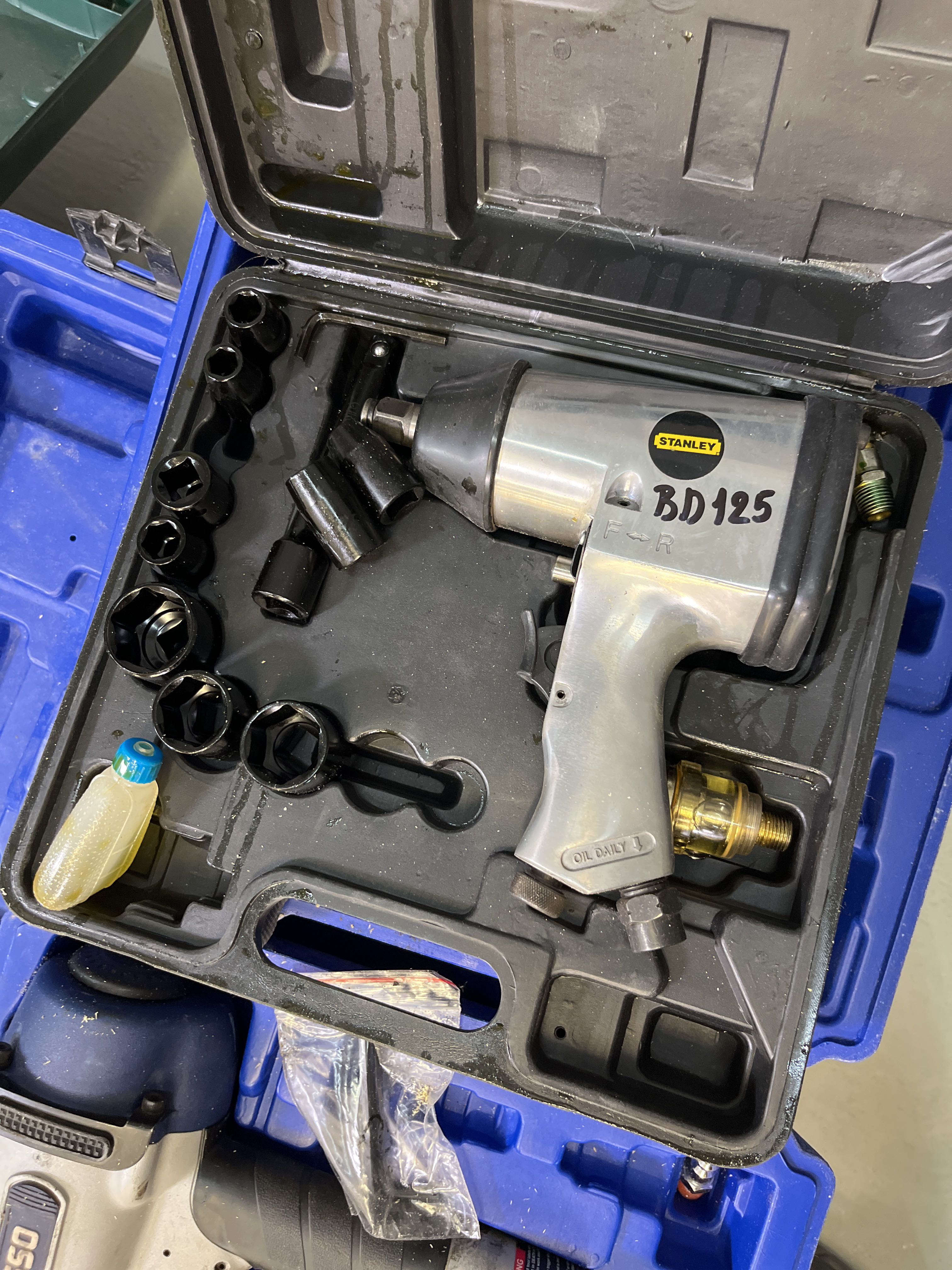 Samling med elektriska- & pneumatiska handverktyg, 11st enheter ...