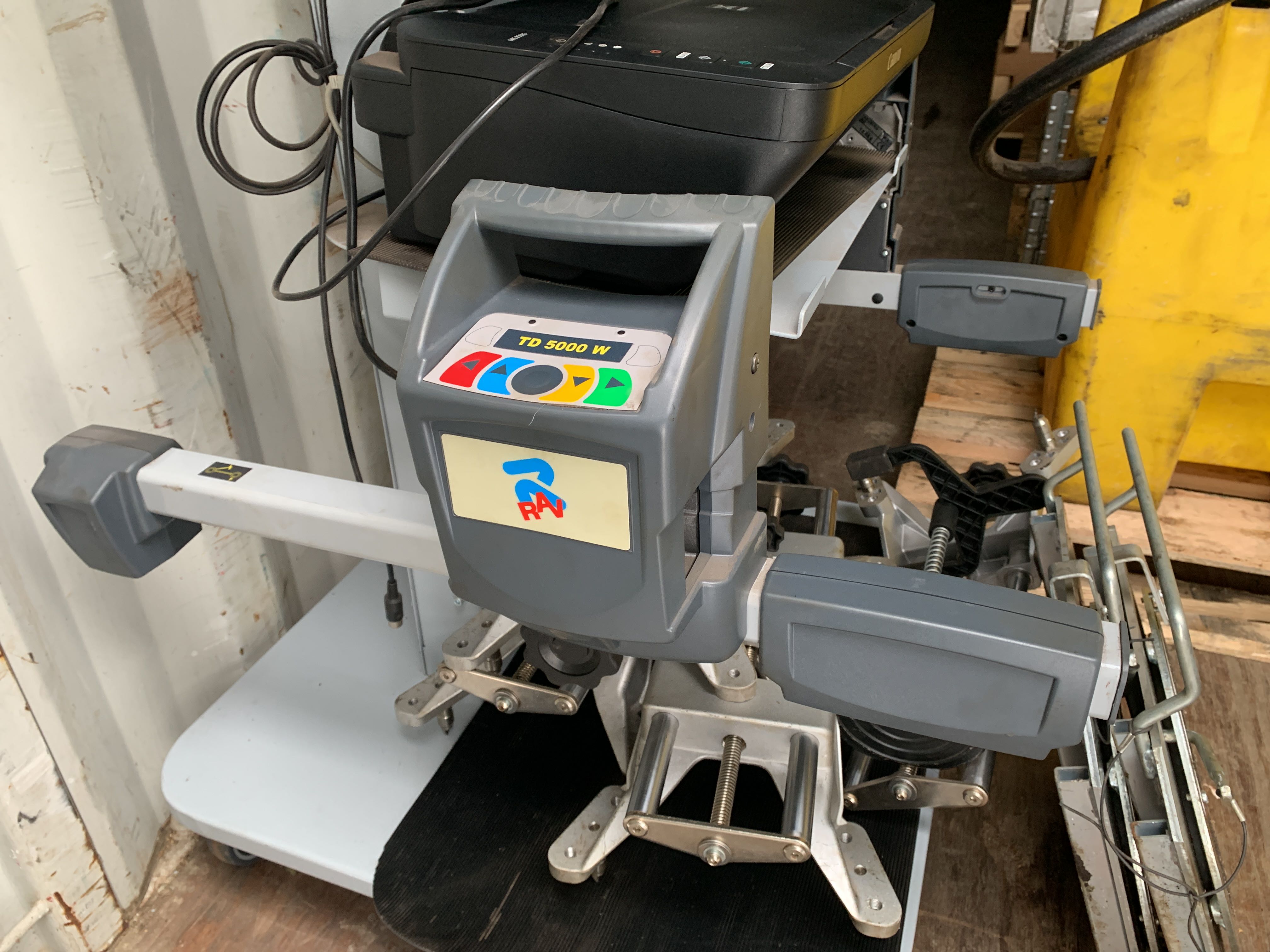 Wheel alignment machine Ravaglioli RAV TD 5080WS - 2021 - PS Auction ...