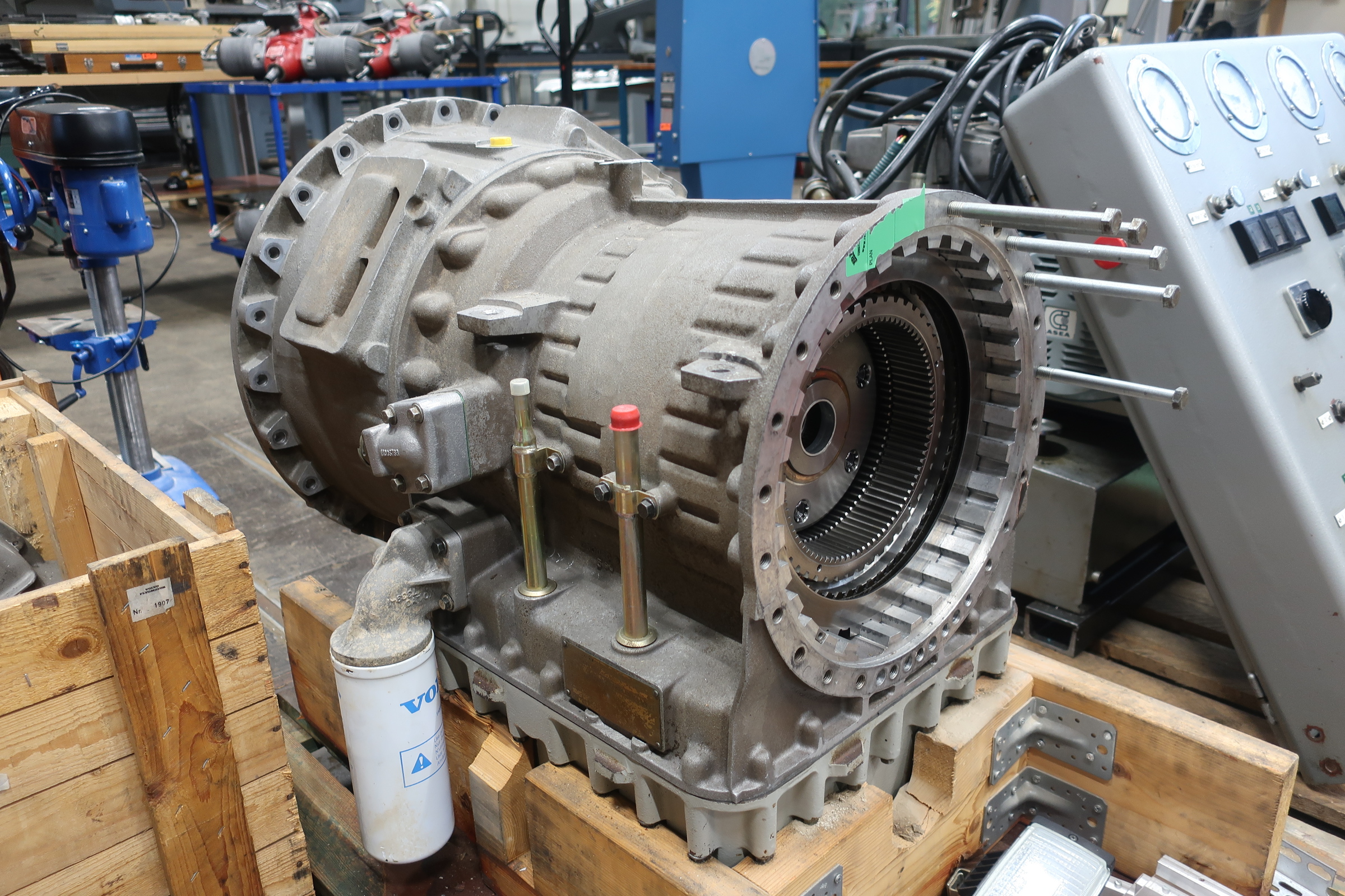 Gearbox Volvo PT 1660 - Probably for Volvo dump truck - PS Auction - We ...